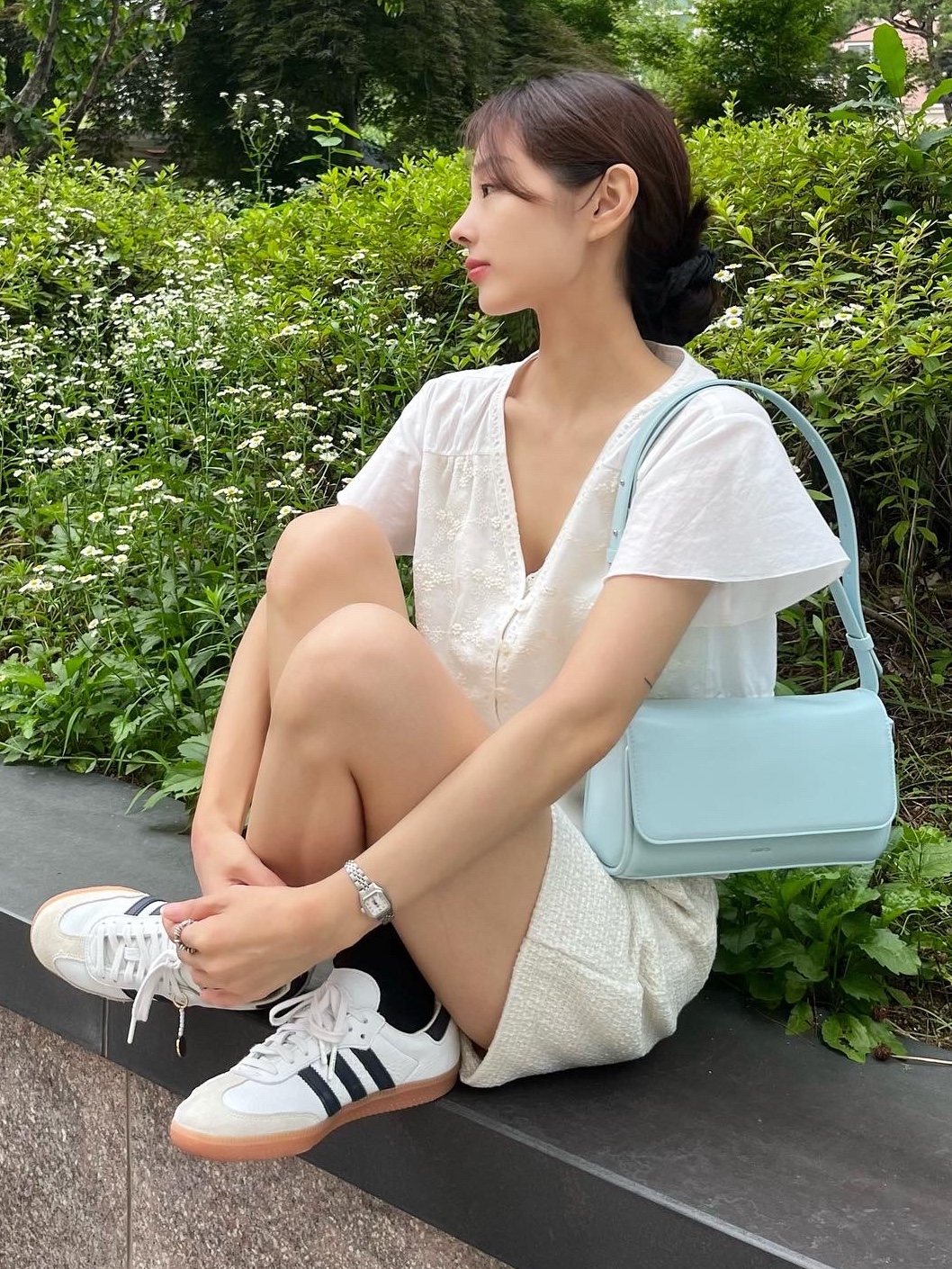 봄코디 찰떡 samba 🐈‍⬛ | KREAM