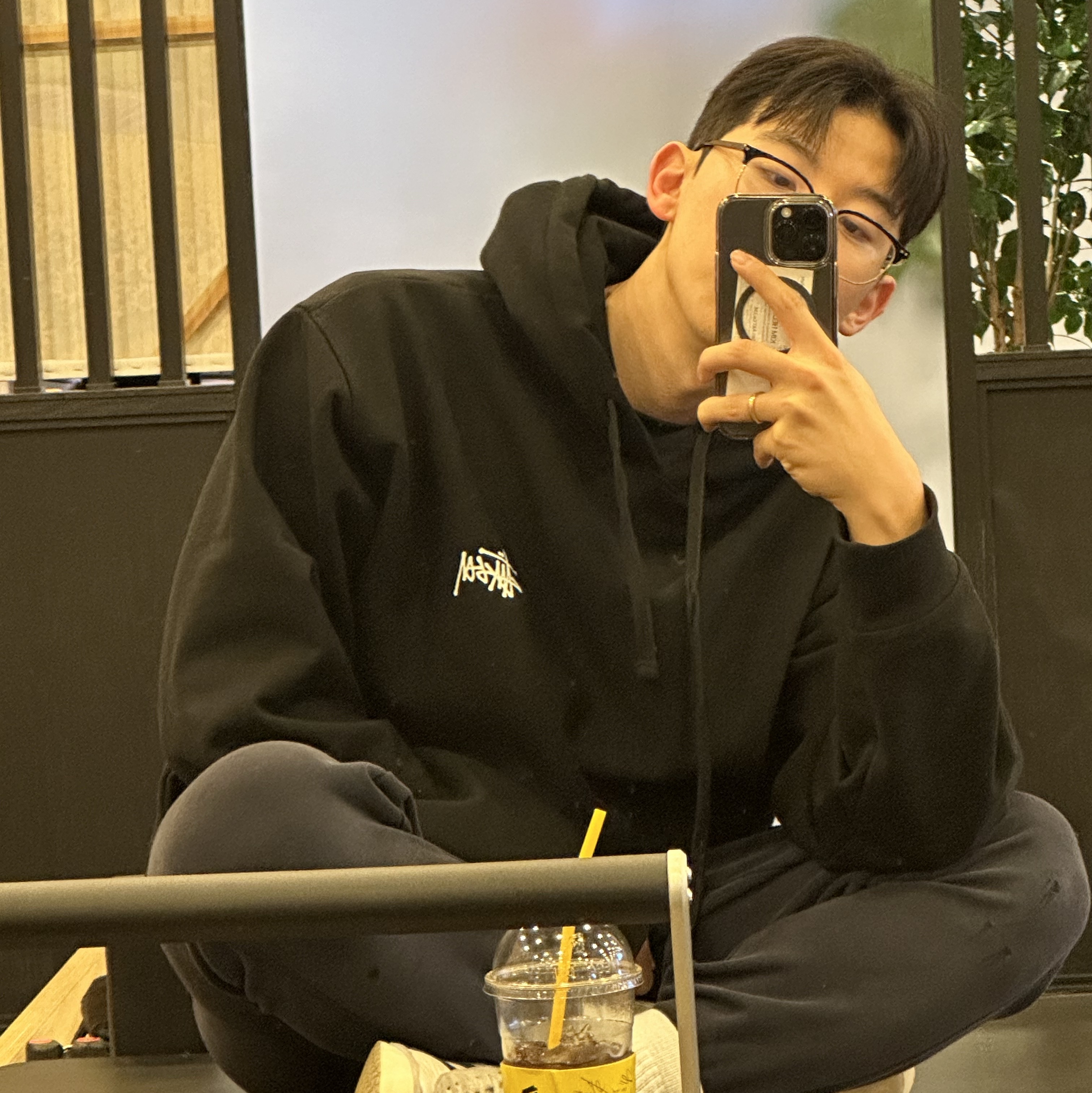 김지훈 (@jhunie_s) 님의 게시물 | KREAM