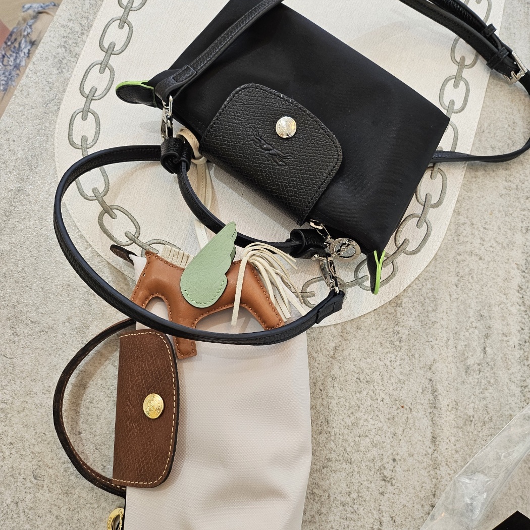 gkdlfkdsld (@nfuwzpxo) 님의 게시물 | KREAM