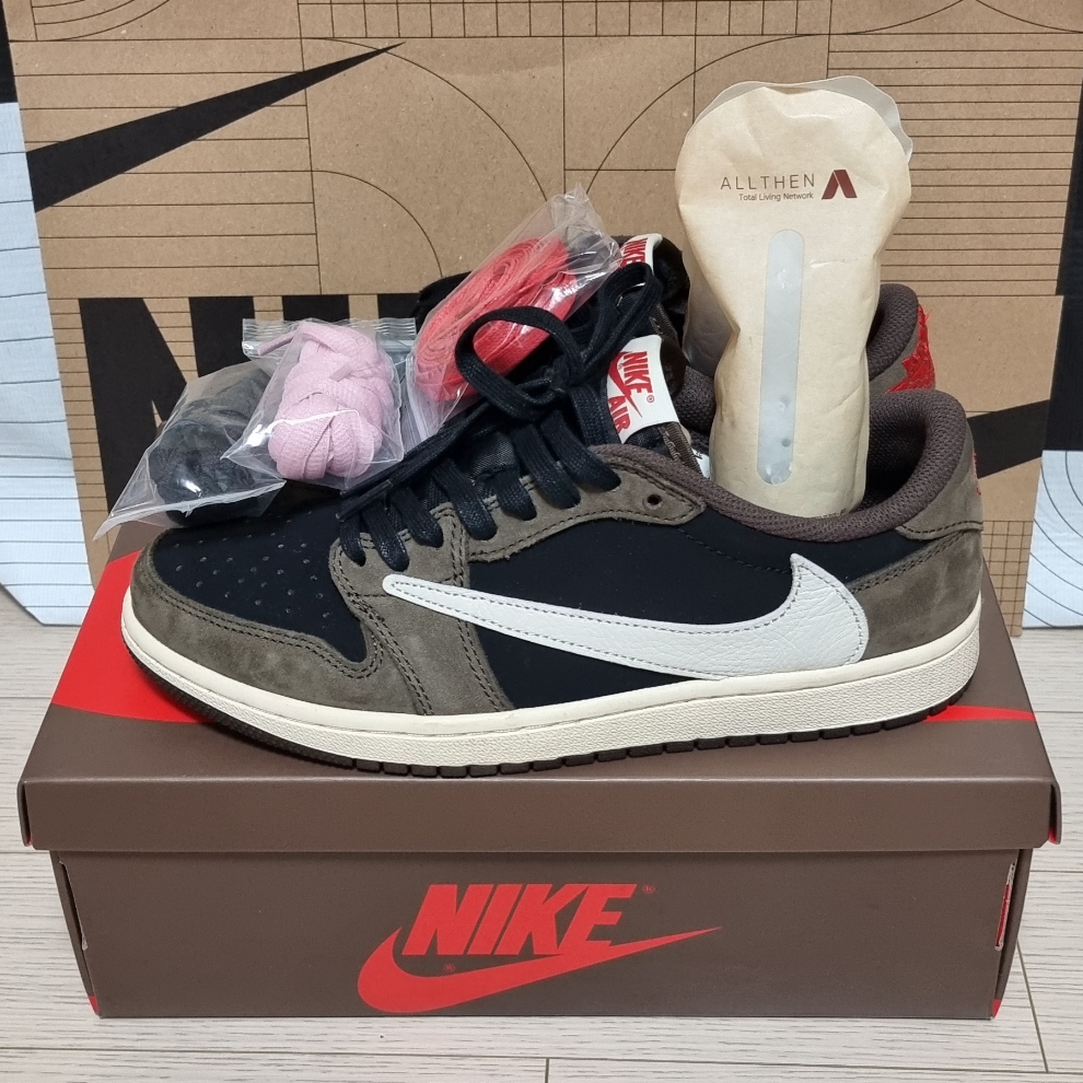 트레비스 스캇 로우 OG SP 모카☺️ | KREAM