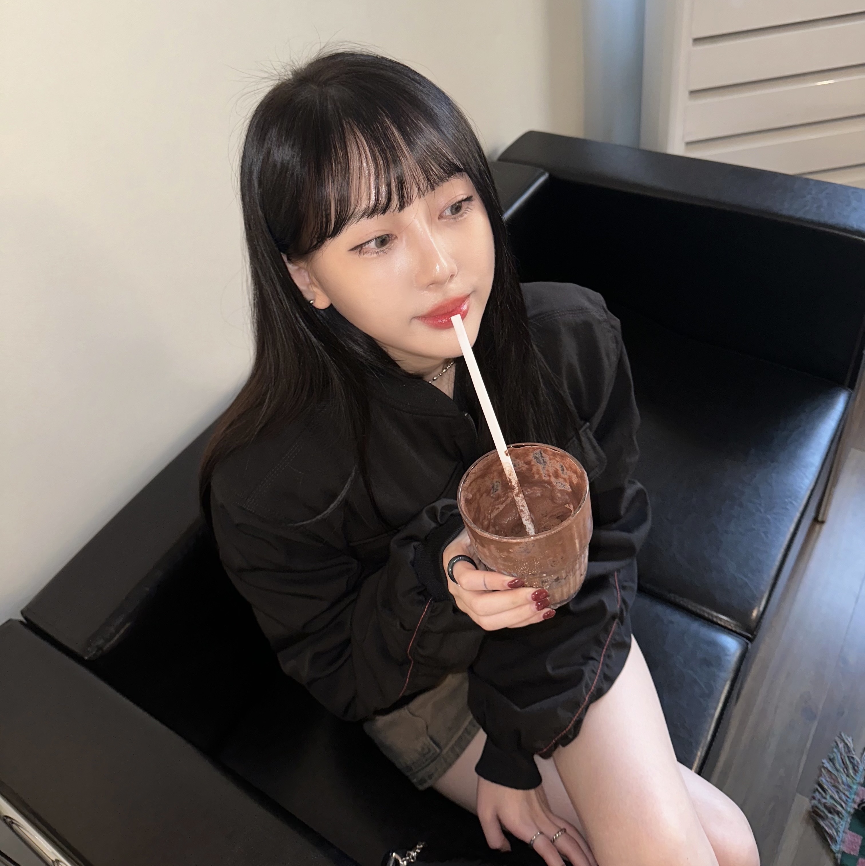 변달옹 (@gnor._.d) 님의 게시물 | KREAM