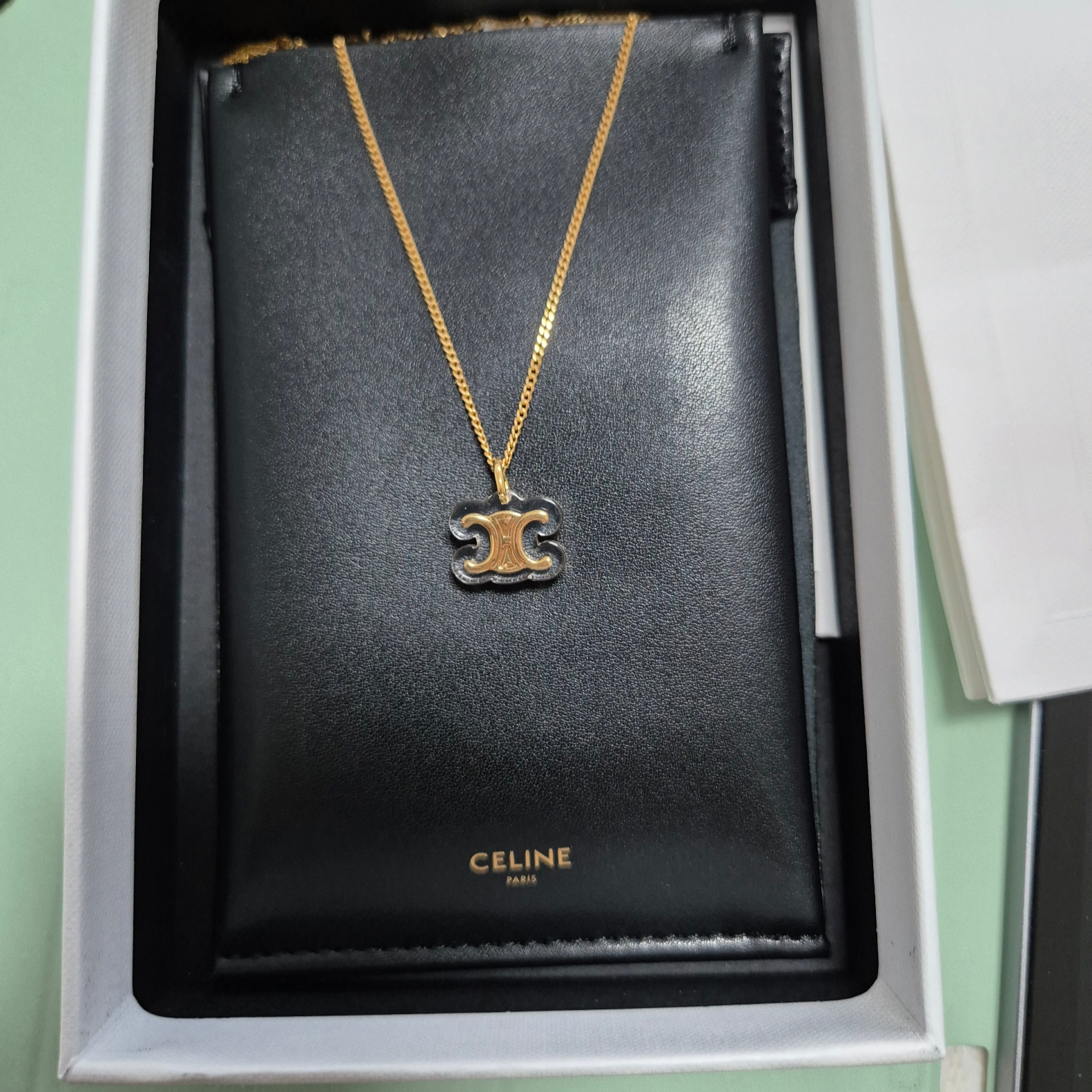 It's very beautiful | KREAM