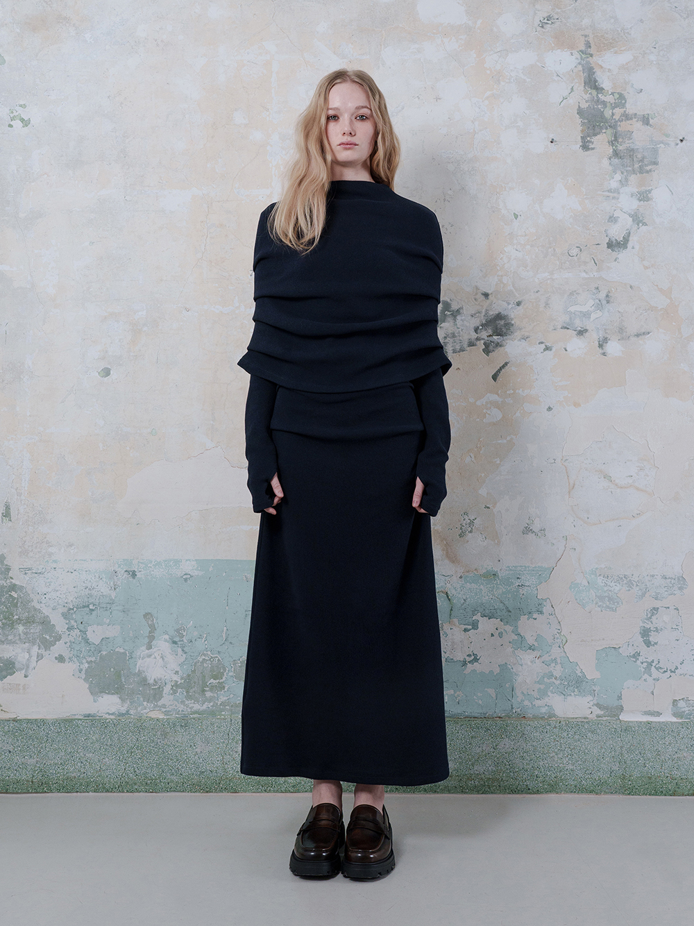 고엔제이 케이프 이펙트 니트 드레스 네이비 | GOEN.J | KREAM