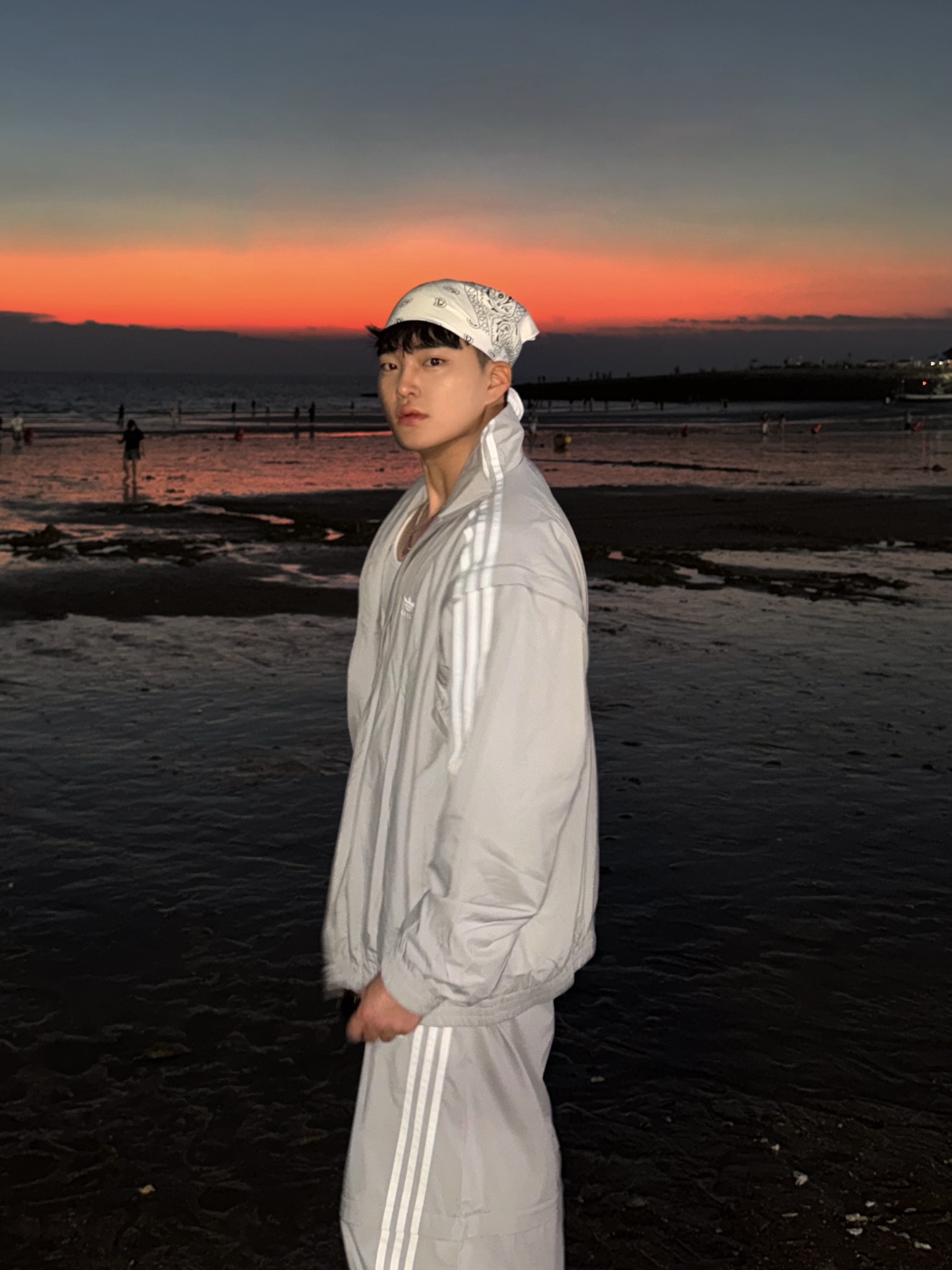 아디다스 아딜레니엄 | KREAM