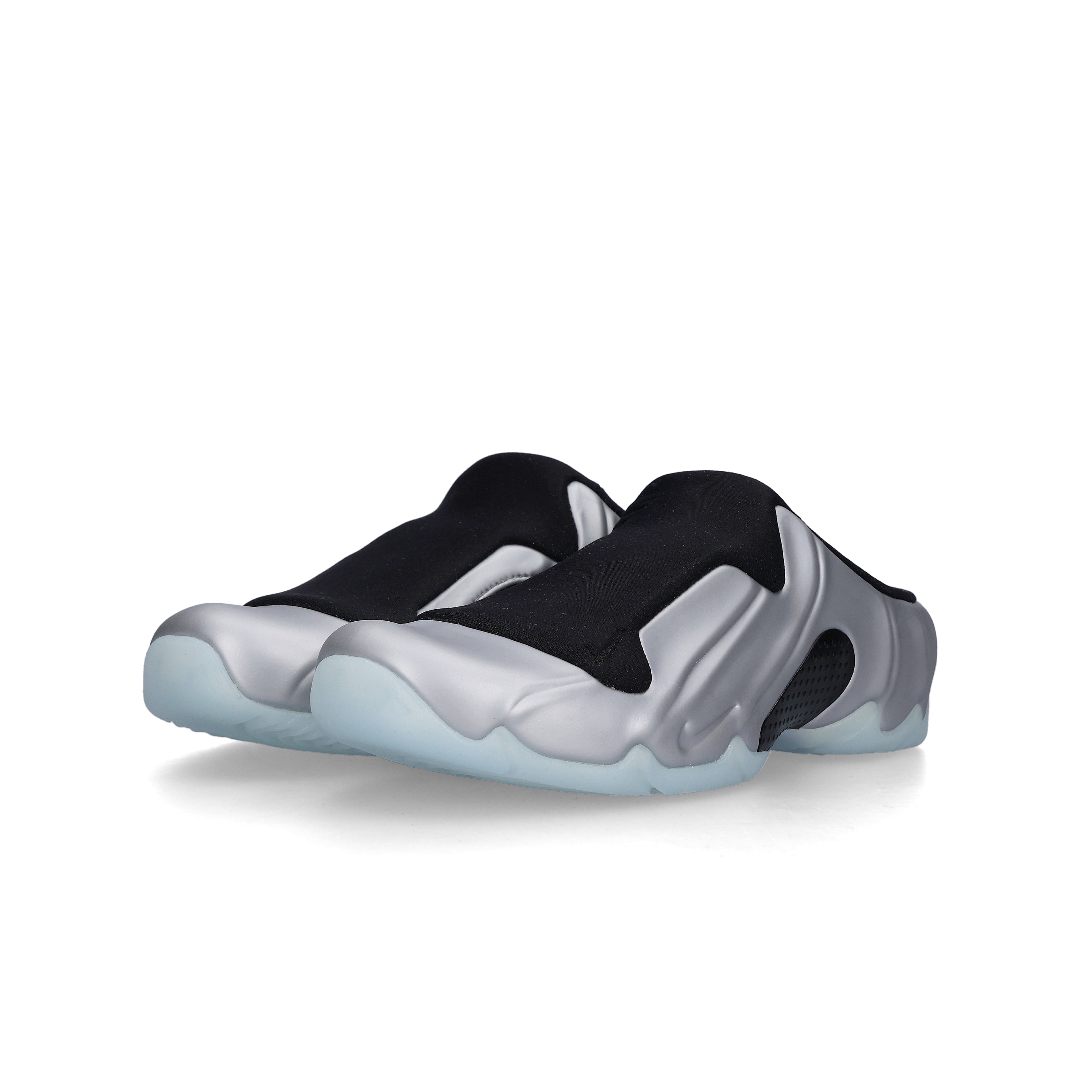 나이키 클로그포짓 크롬 앤 블랙 | KREAM