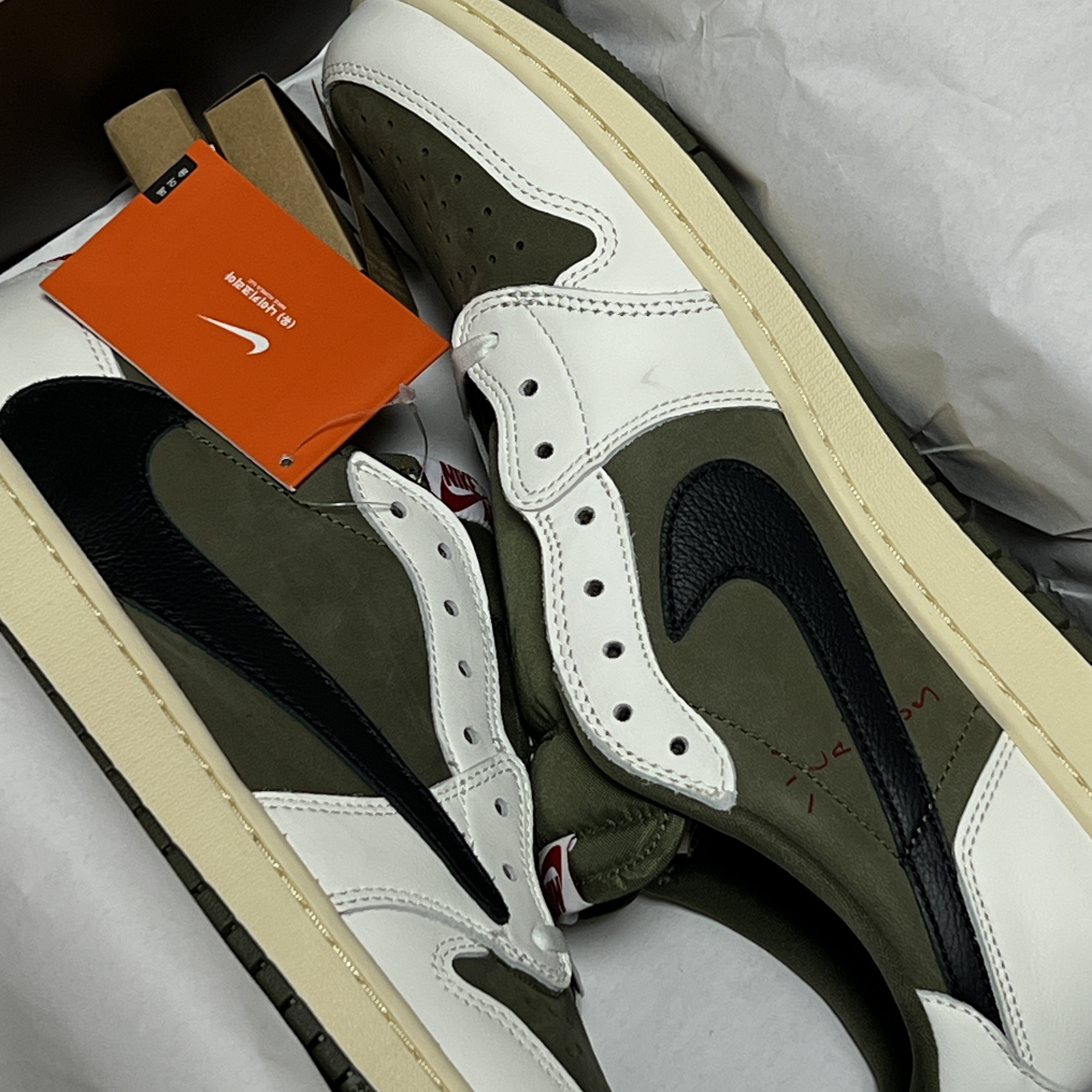 승헌 (@re._.eniw) 님의 게시물 | KREAM