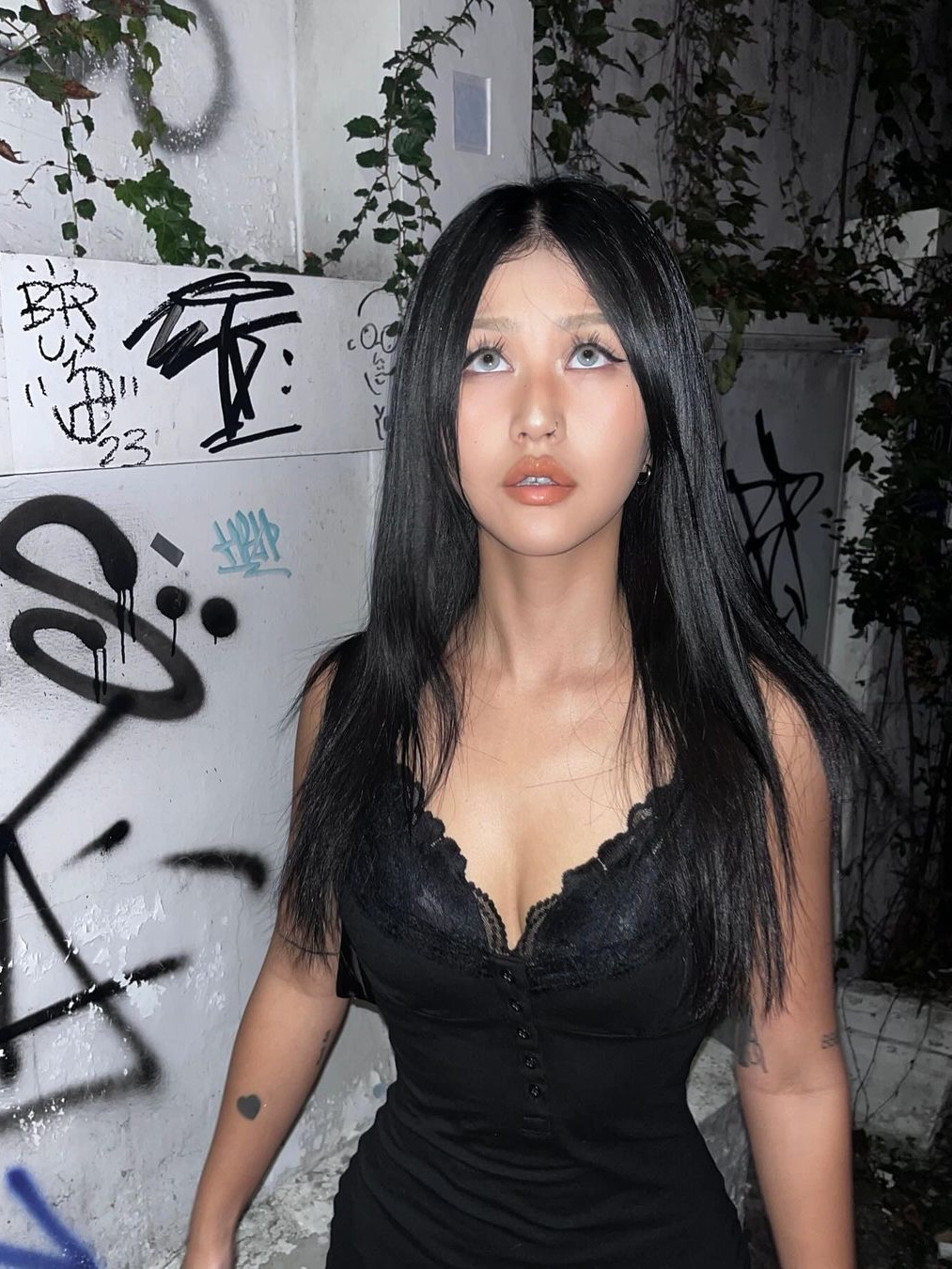 oneul.codi (@oneul.codi) 님의 게시물 | KREAM