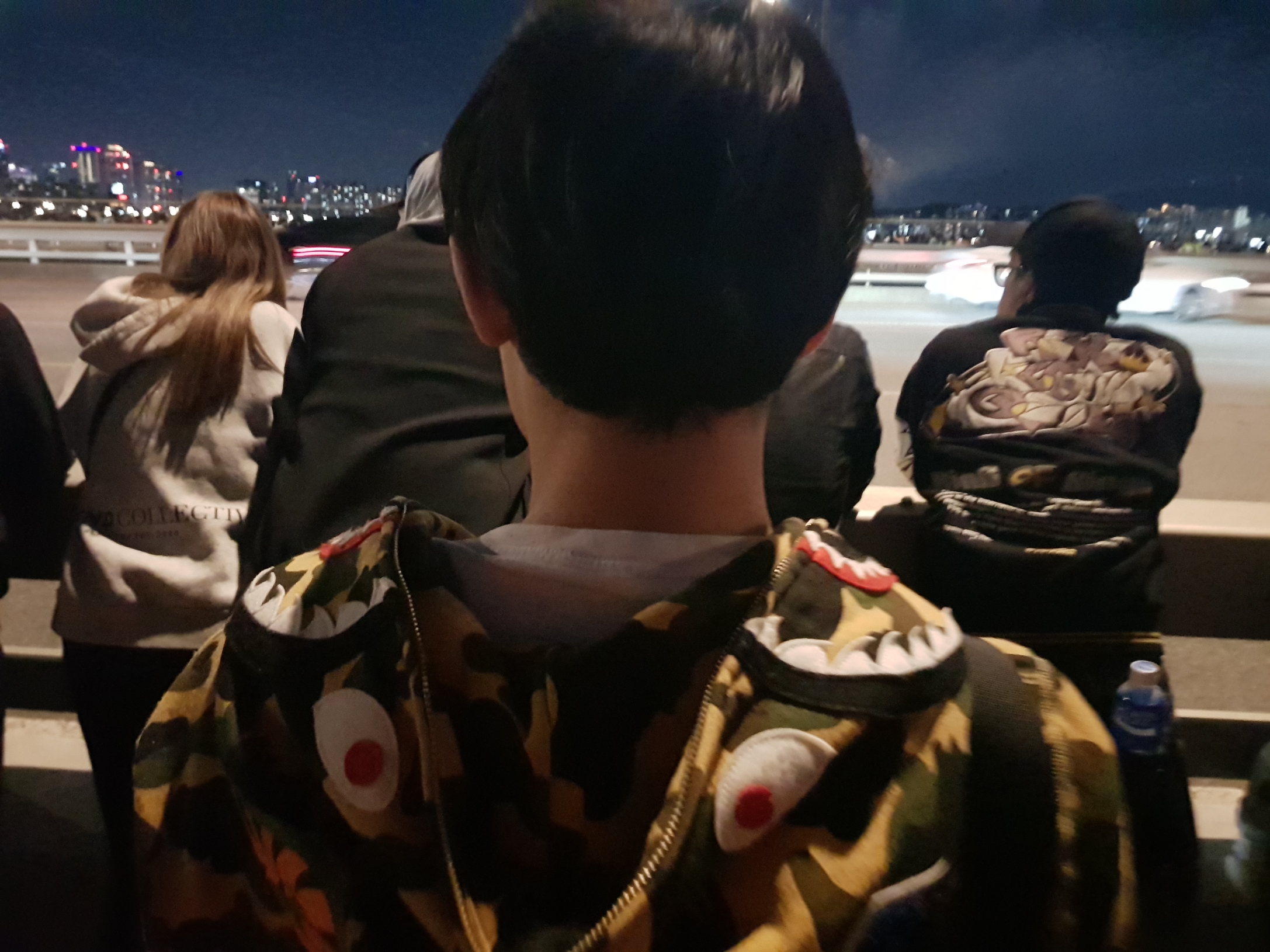 여의도 탈출 힘들다 | KREAM