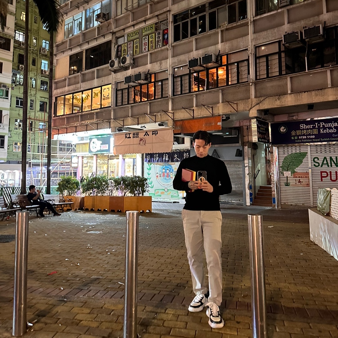 pet (@silver_taek) 님의 게시물 | KREAM