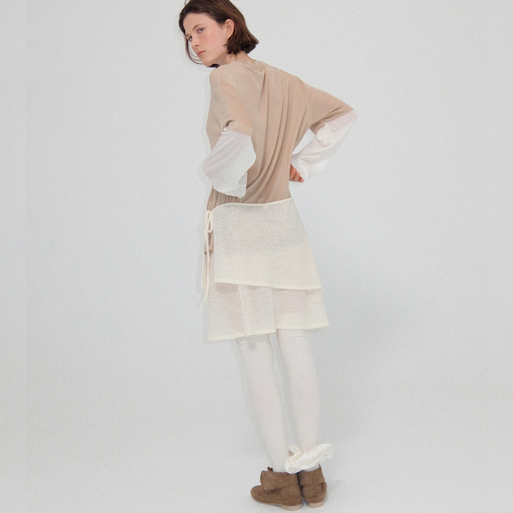 엘엘엘 디자인 스튜디오 울 모스 크레이프 레이어드 랩 스커트 바닐라 아이보리 | LLLDESIGNSTUDIO | KREAM