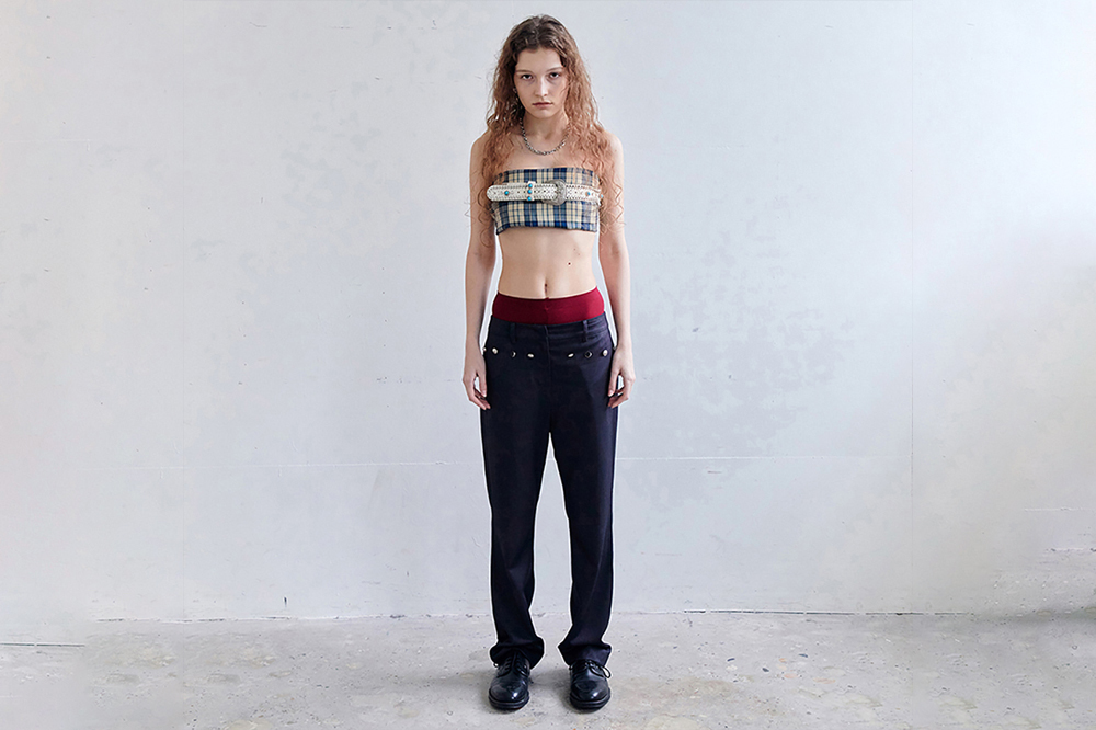 데어드 4버튼 세미 플레어 팬츠 | DARED | KREAM