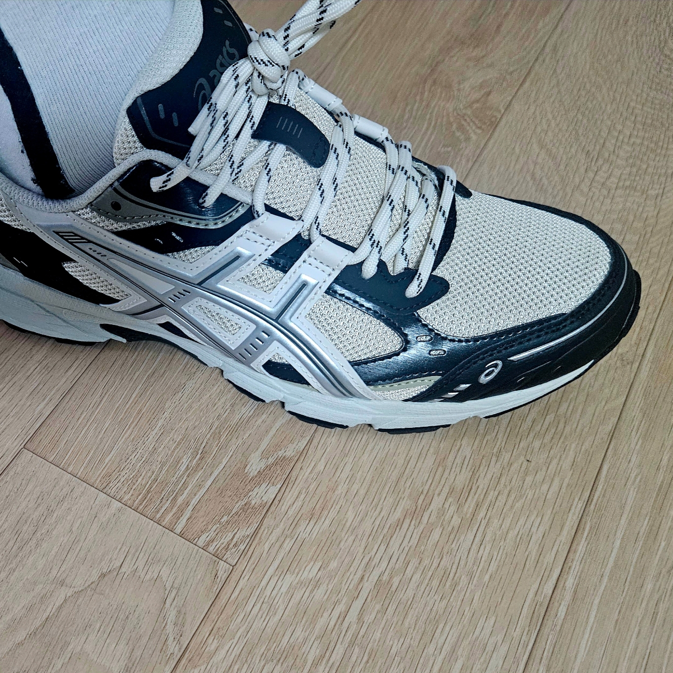 굿. 젤 누노비키 이쁨 | KREAM