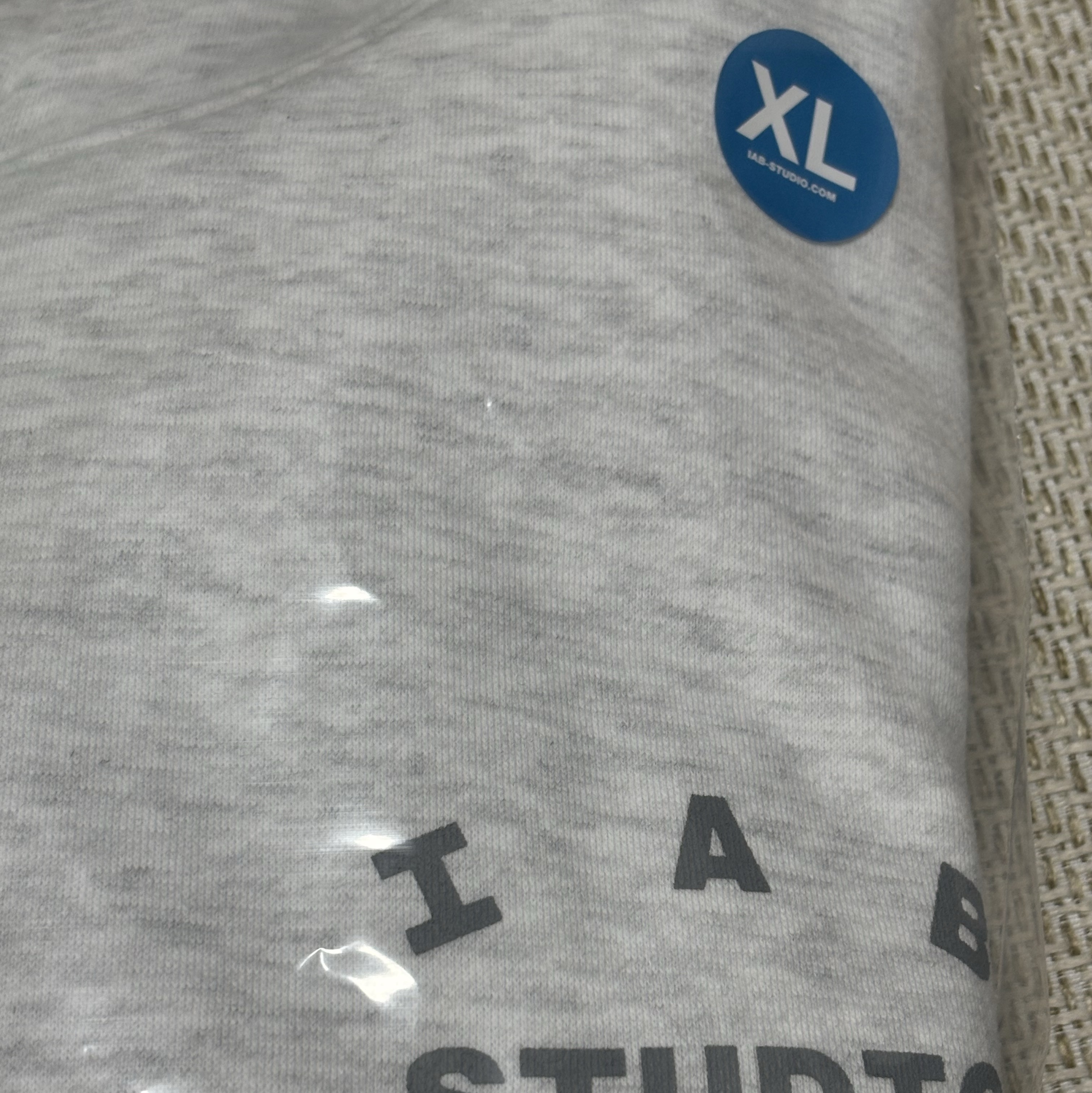 XL->L 교환하실분 있을까요 ㅜㅜ | KREAM