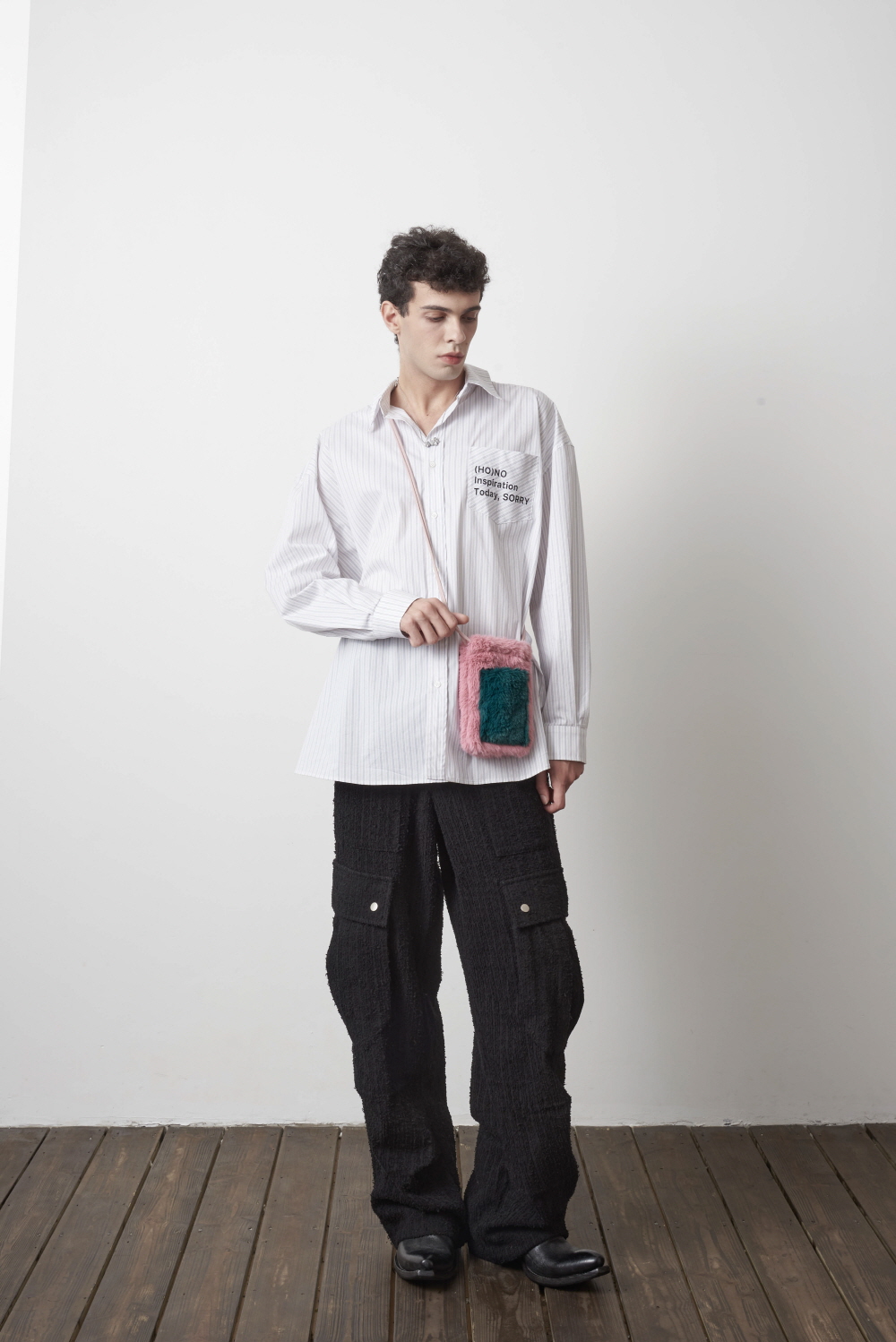 호노 리포트 퍼 미니 백 & 브로치 핑크 그린 | Hono Report | KREAM