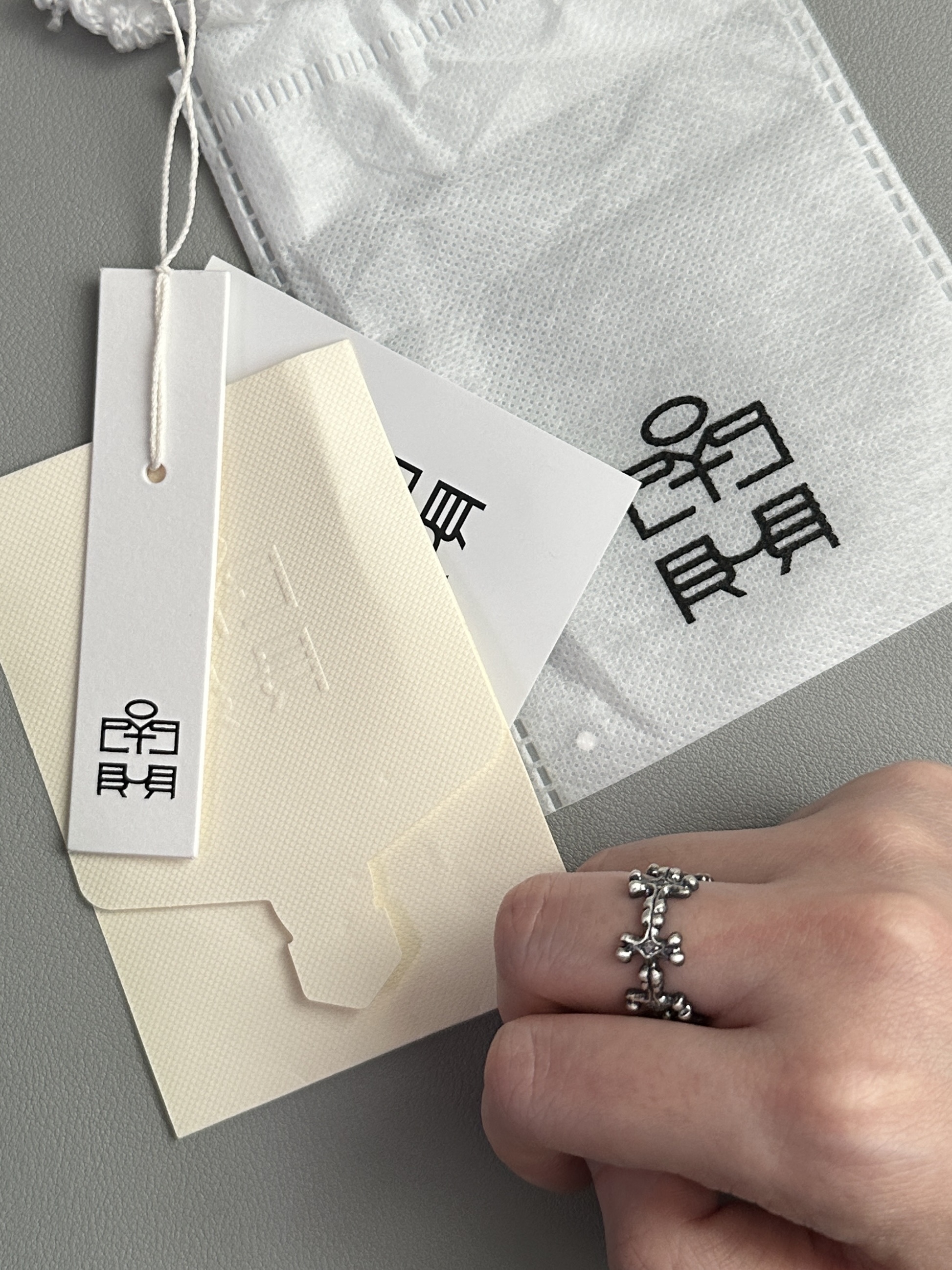 (@golocat) 님의 게시물 | KREAM