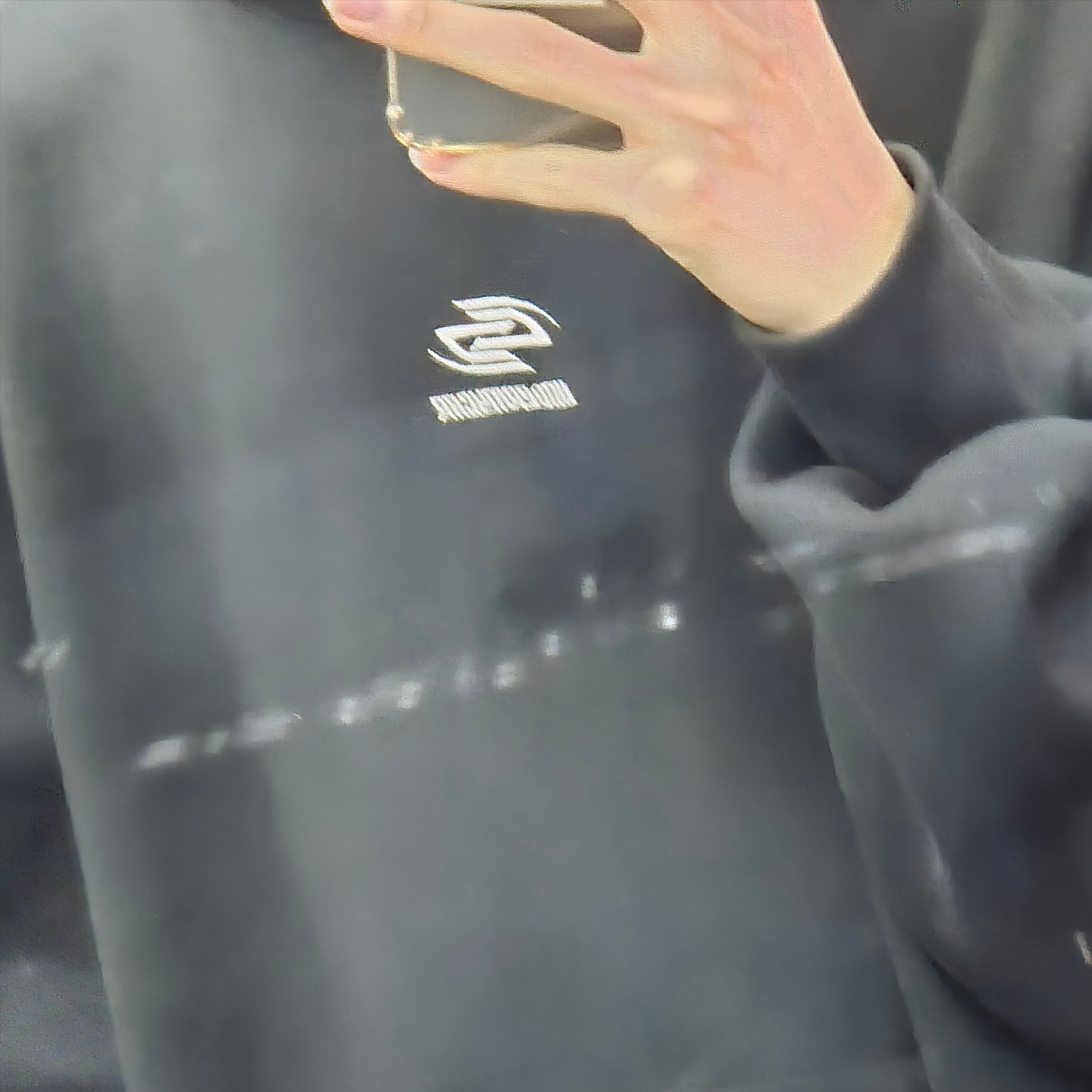 (@macaronron) 님의 게시물 | KREAM