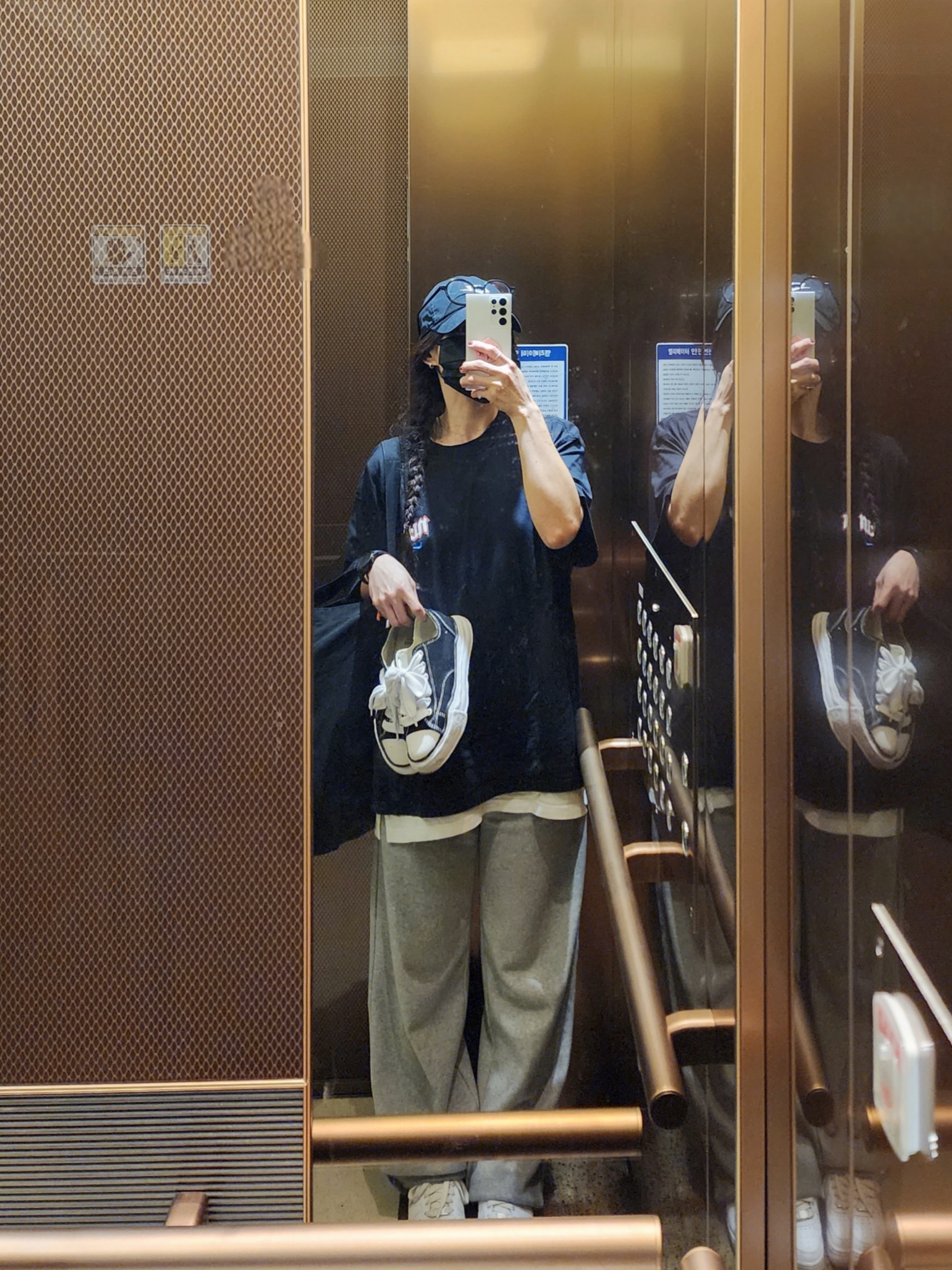 (@dong2yi) 님의 게시물 | KREAM