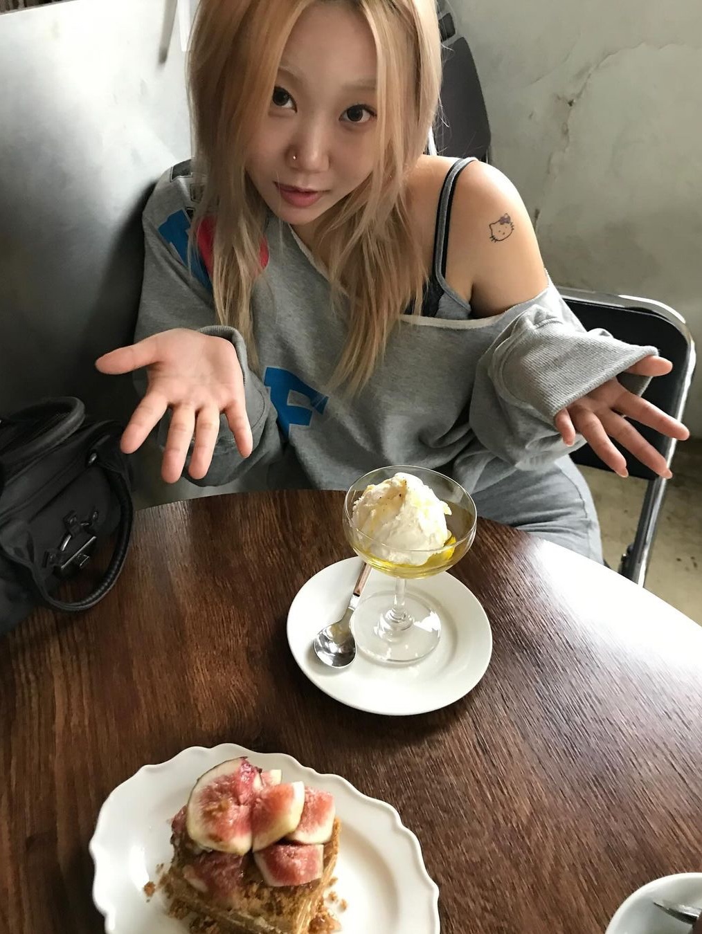 oneul.codi (@oneul.codi) 님의 게시물 | KREAM