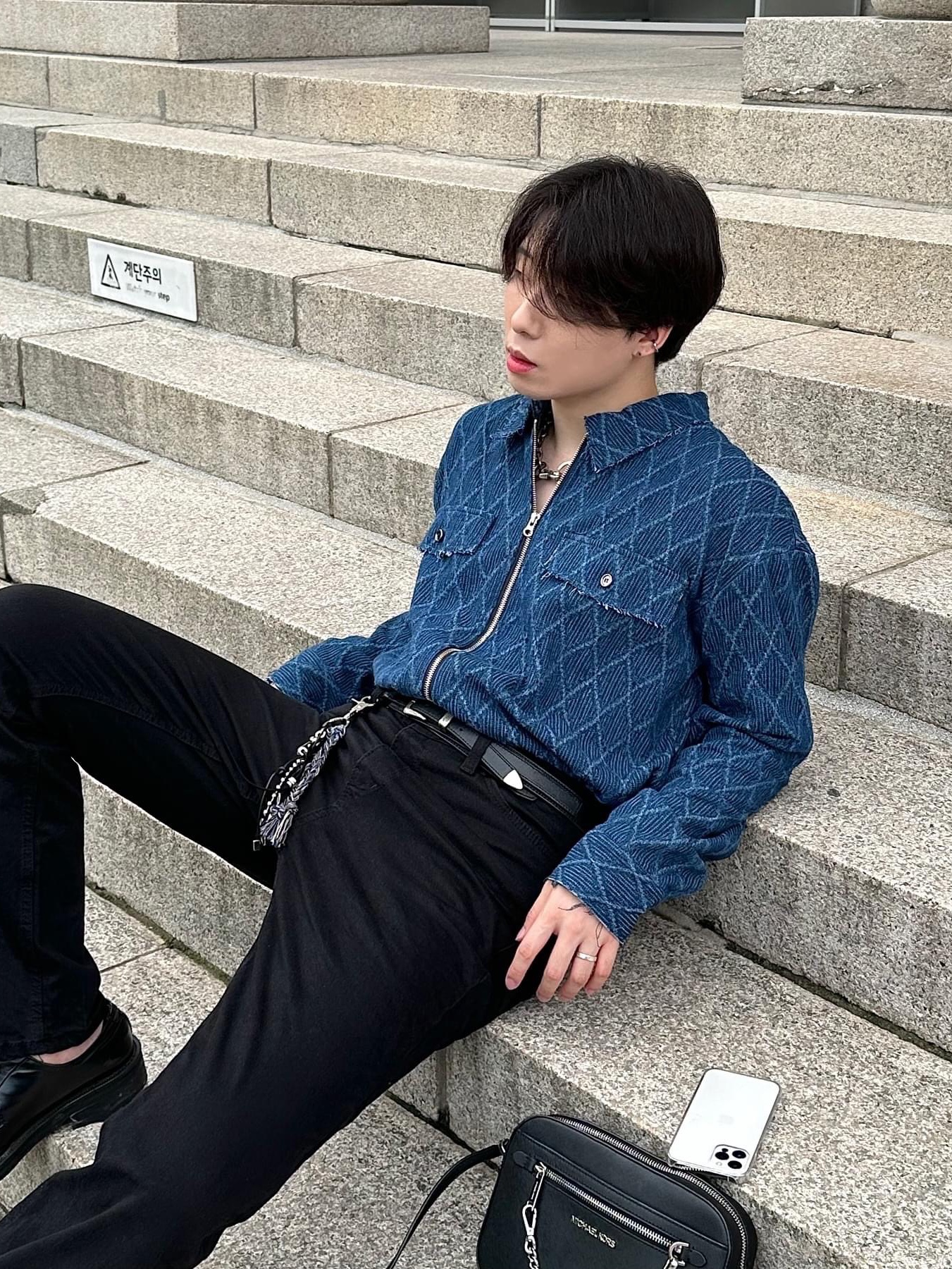 송정현 (@uc5c__) 님의 게시물 | KREAM