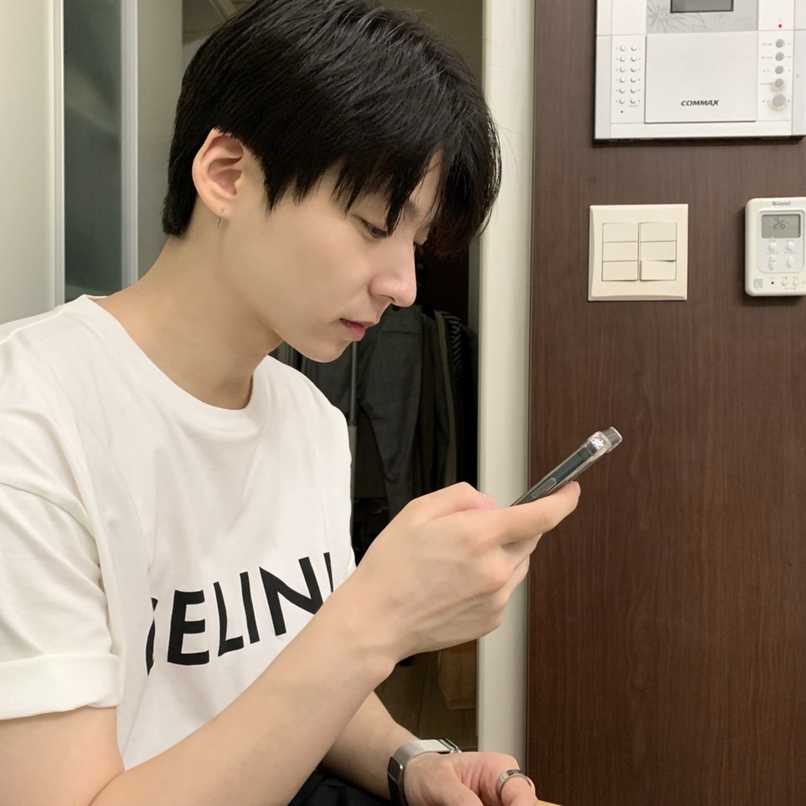 정이한 (@2_han) 님의 게시물 | KREAM