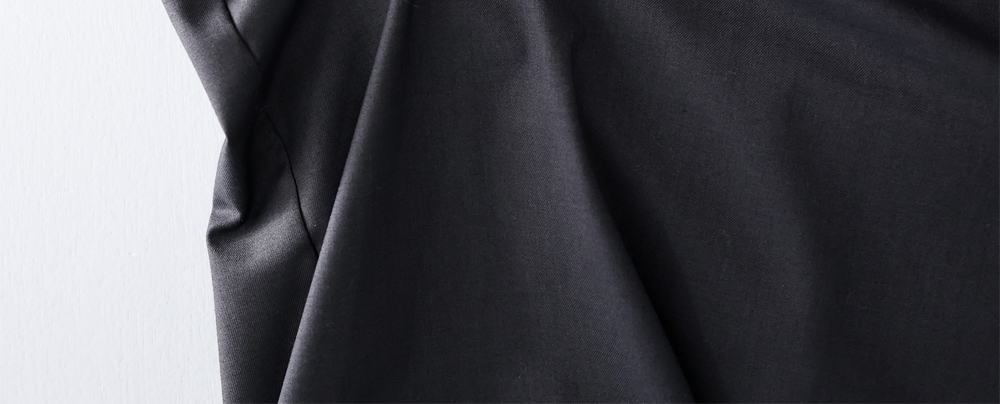 울리카상투스 우먼 브레이스 핀턱 스커트 그래파이트 - 24FW | Ulika Sanctus | KREAM