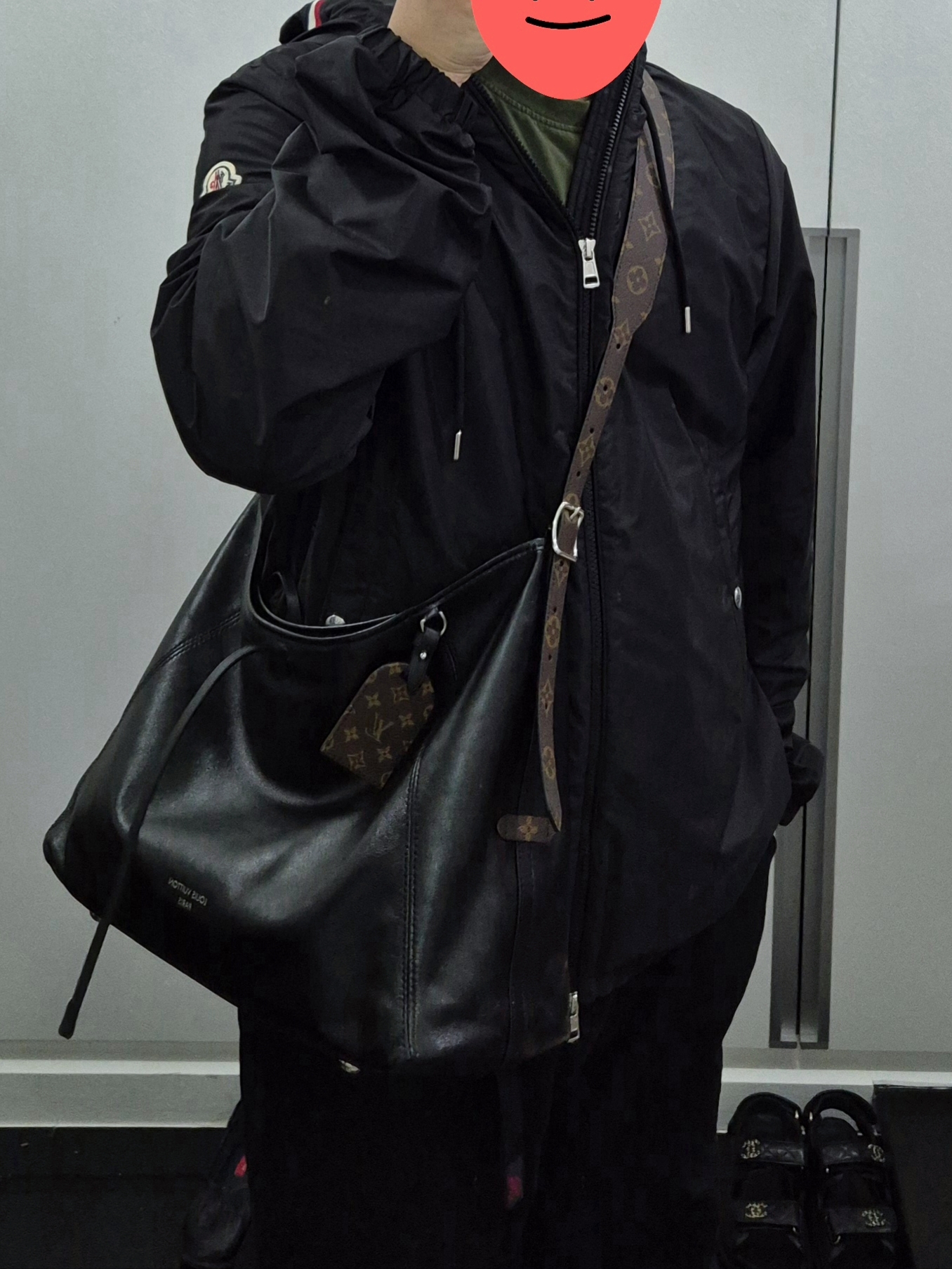 루이비통 캐리올 다크 MM | KREAM