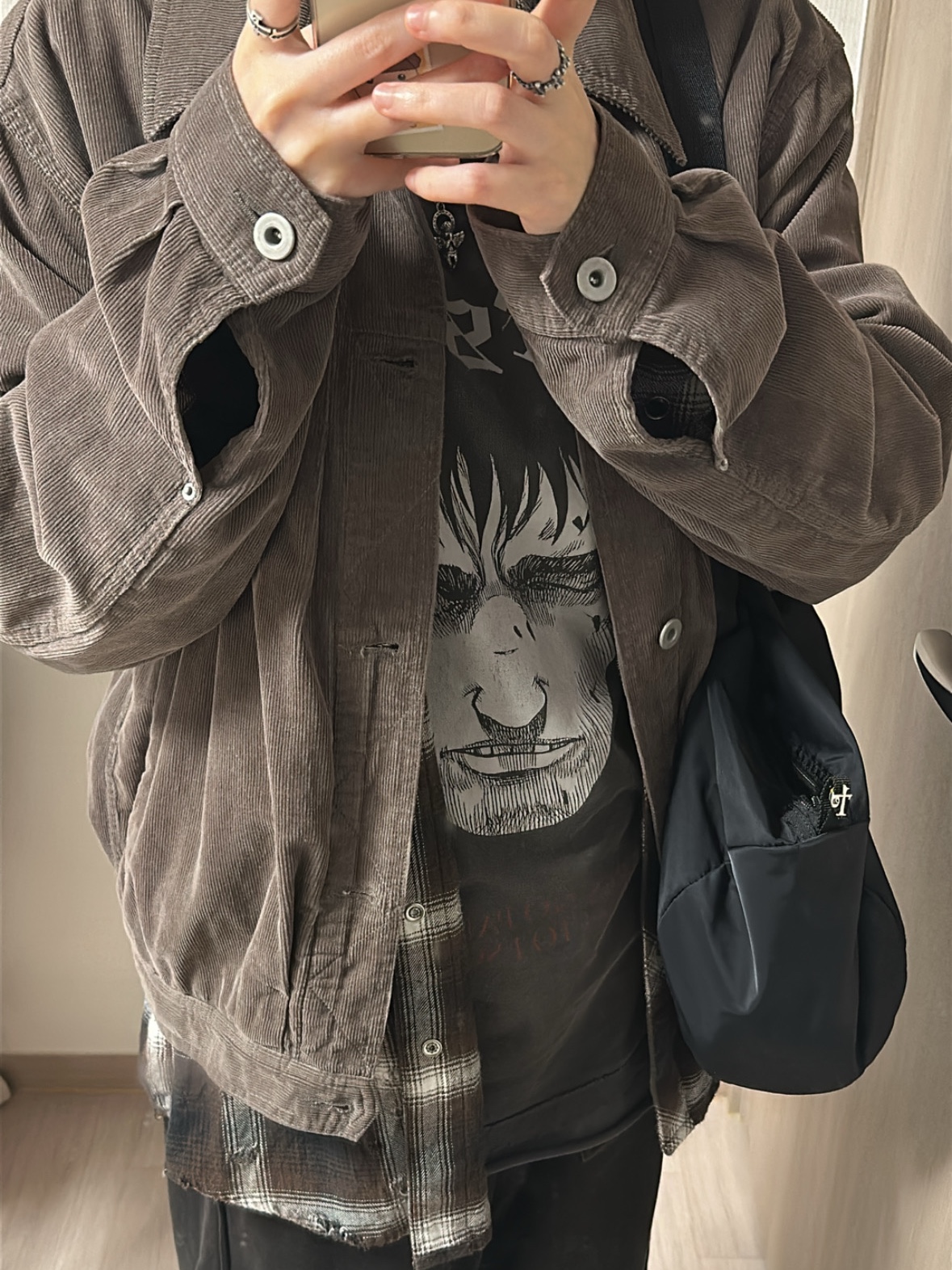 (@golocat) 님의 게시물 | KREAM