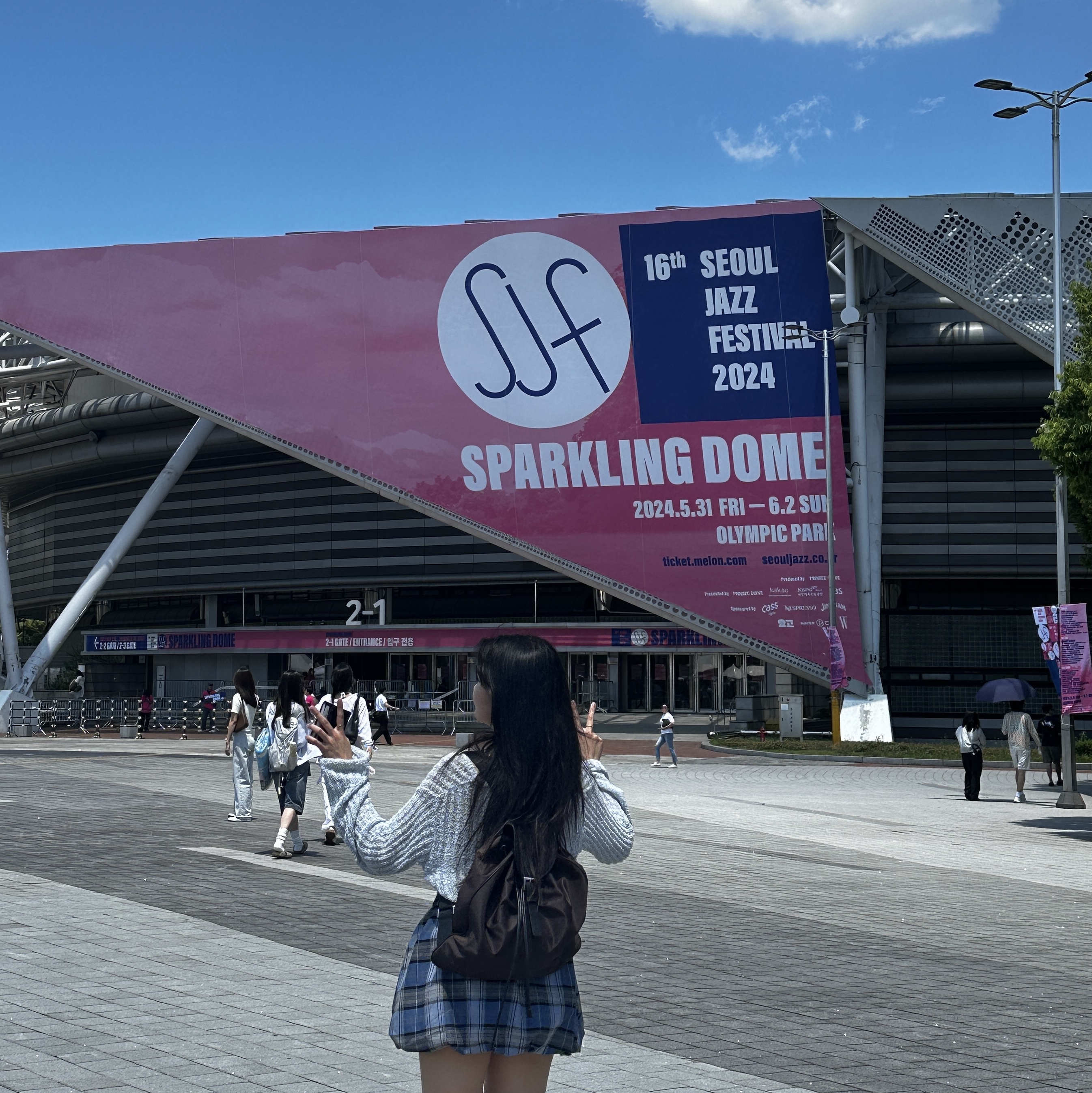 🤎🤍🤎🤍 | KREAM