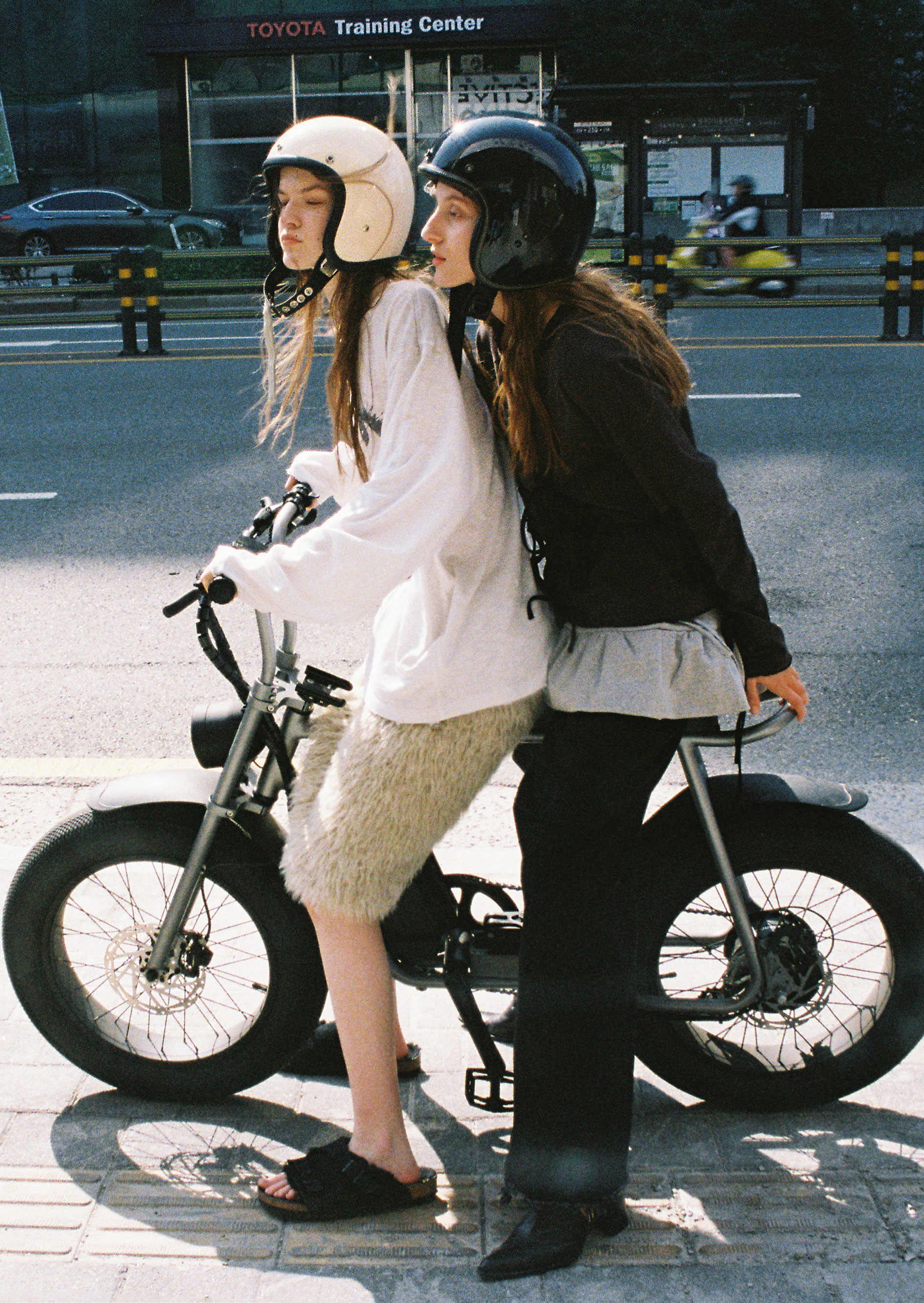 경 24FW 1차 발매 & 단독 할인 | KREAM