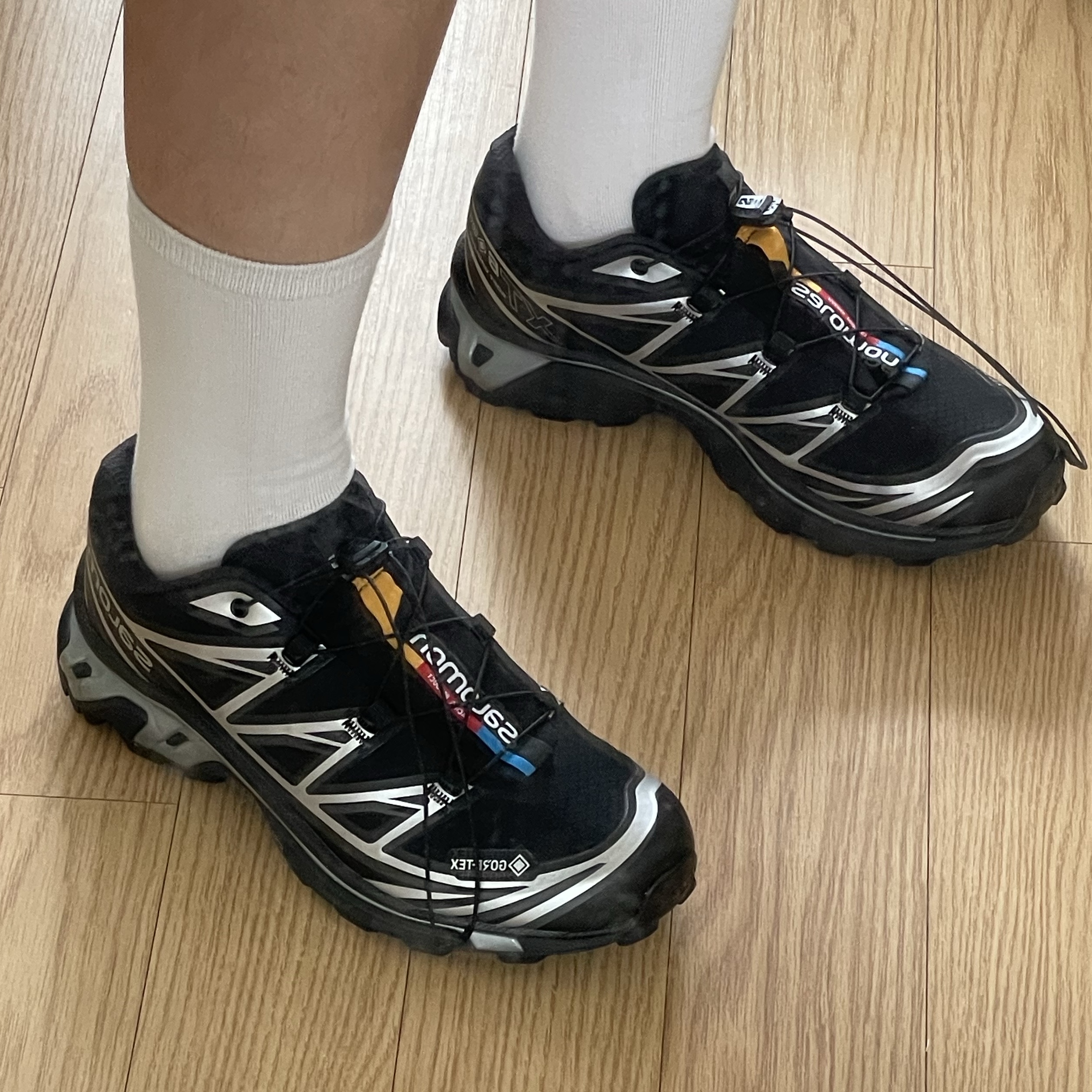 나이키 240이라면 살로몬 235. | KREAM