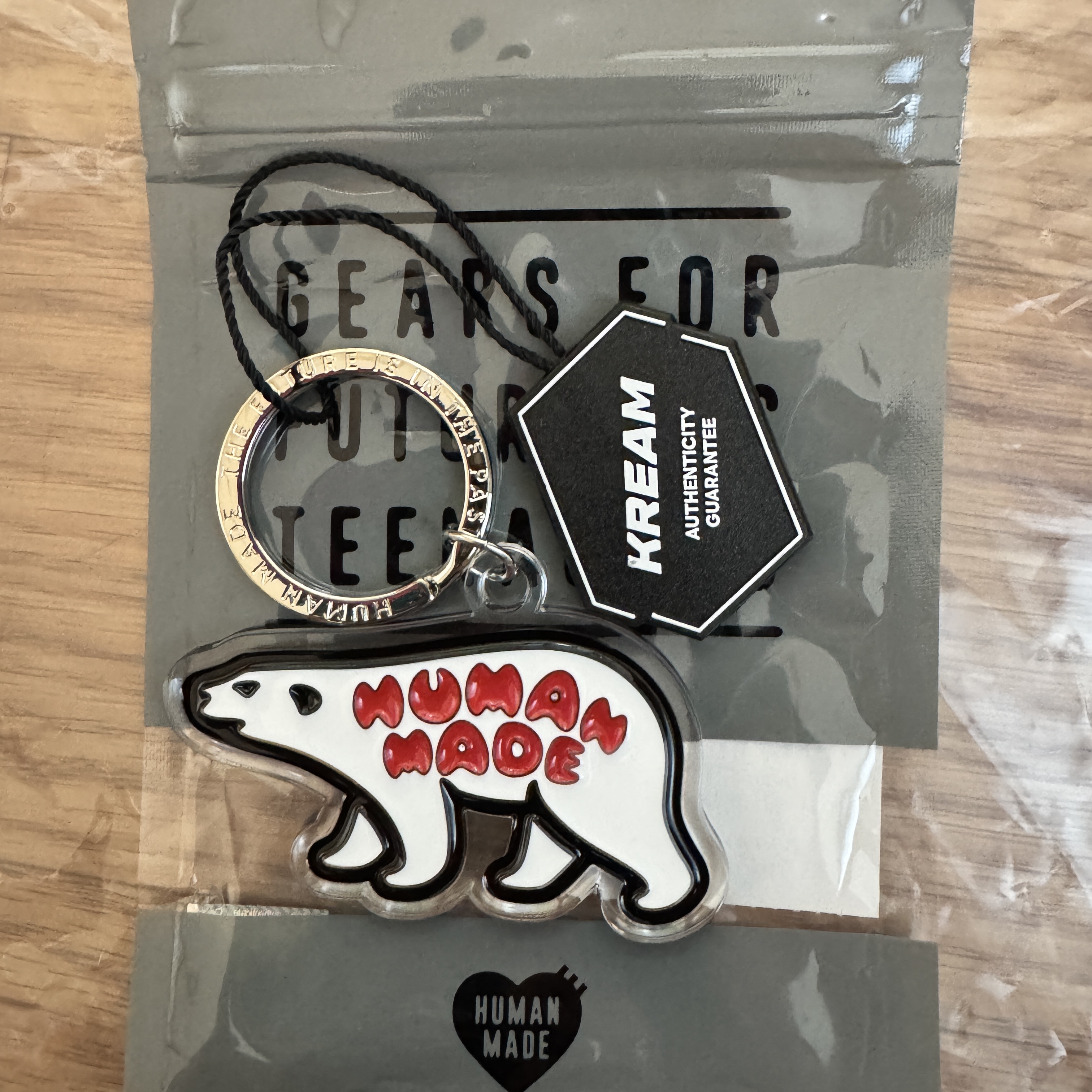 evabang (@yellow_square) 님의 게시물 | KREAM