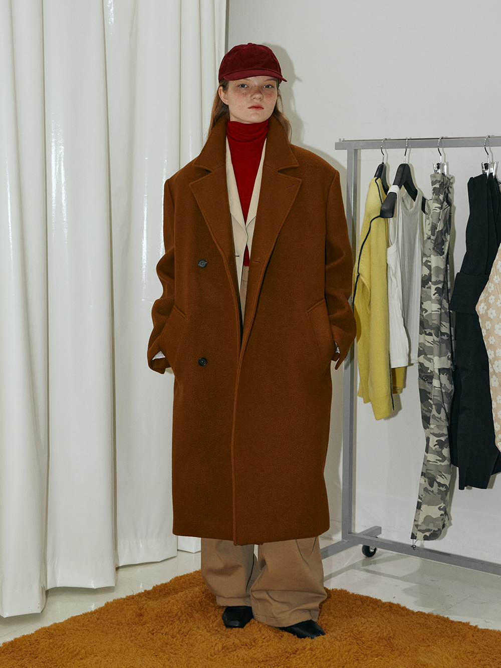 영오 오버랩 코트 월넛 | YOUNGOH | KREAM