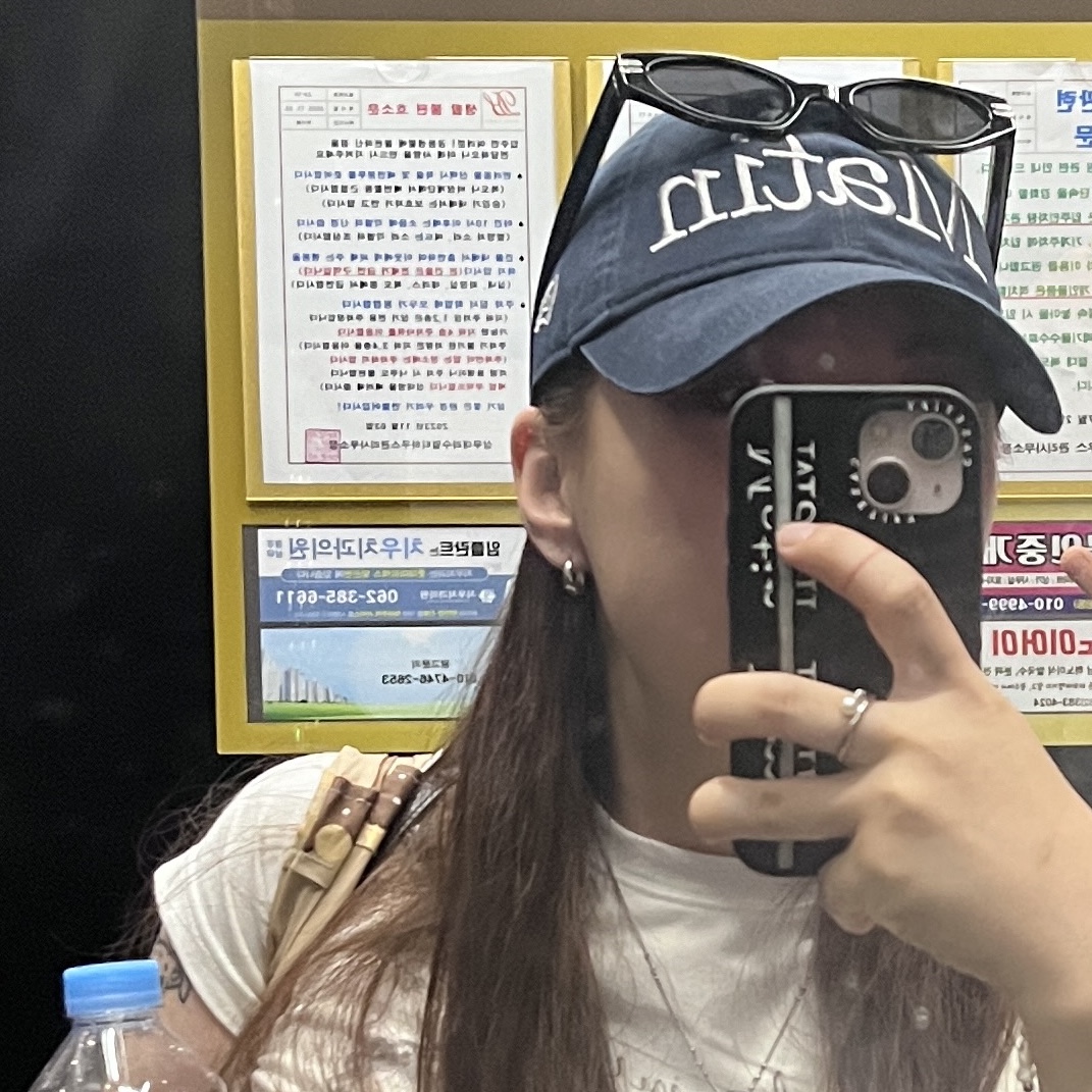 (@xxspringful) 님의 게시물 | KREAM