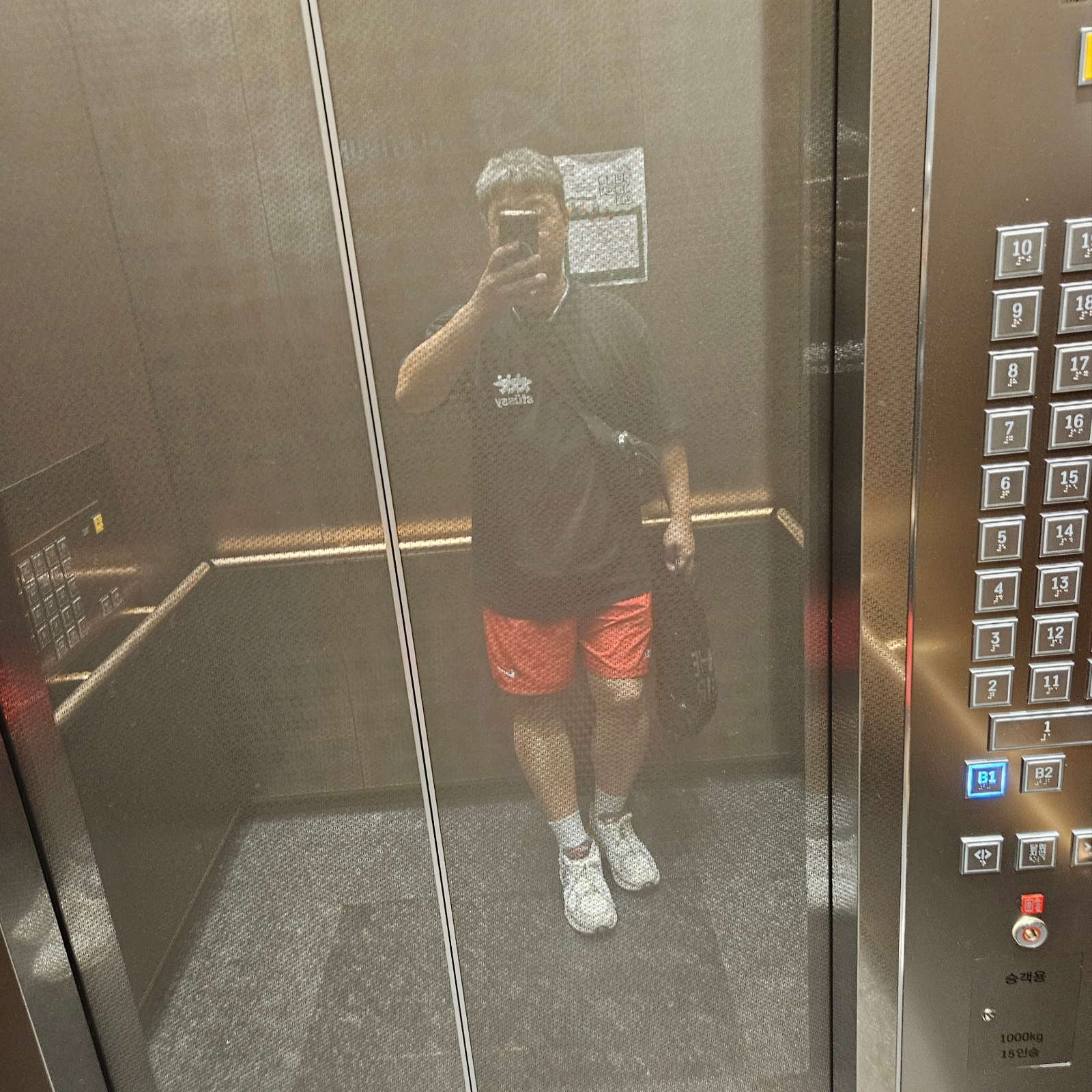 해루 (@heruda) 님의 게시물 | KREAM