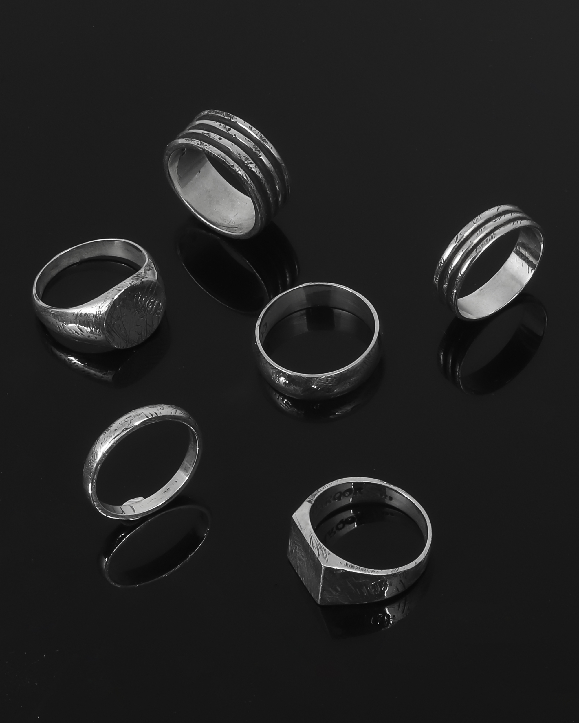 쿼르코어 뉴 드랍 & 단독 할인 | KREAM