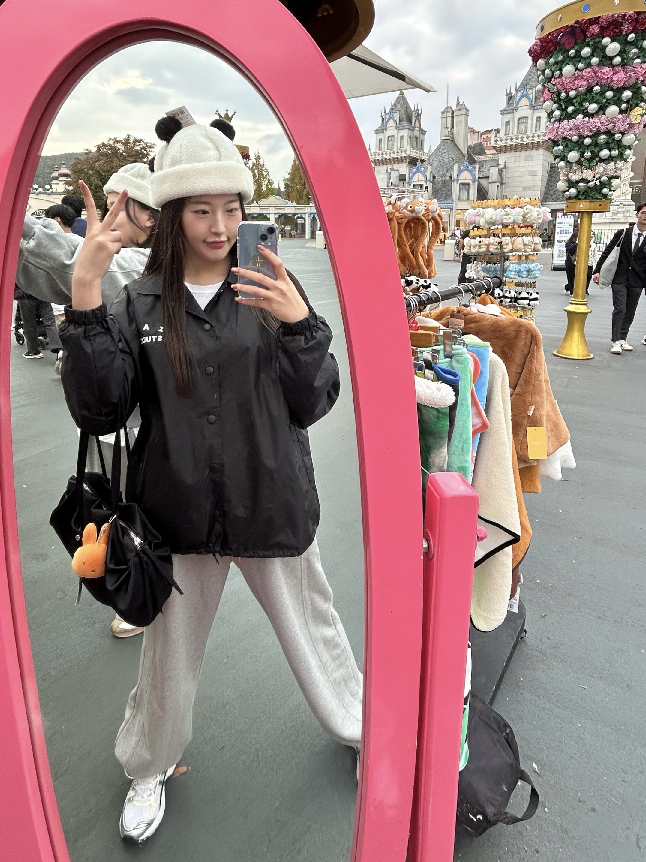 현주 (@hj230230) 님의 게시물 | KREAM