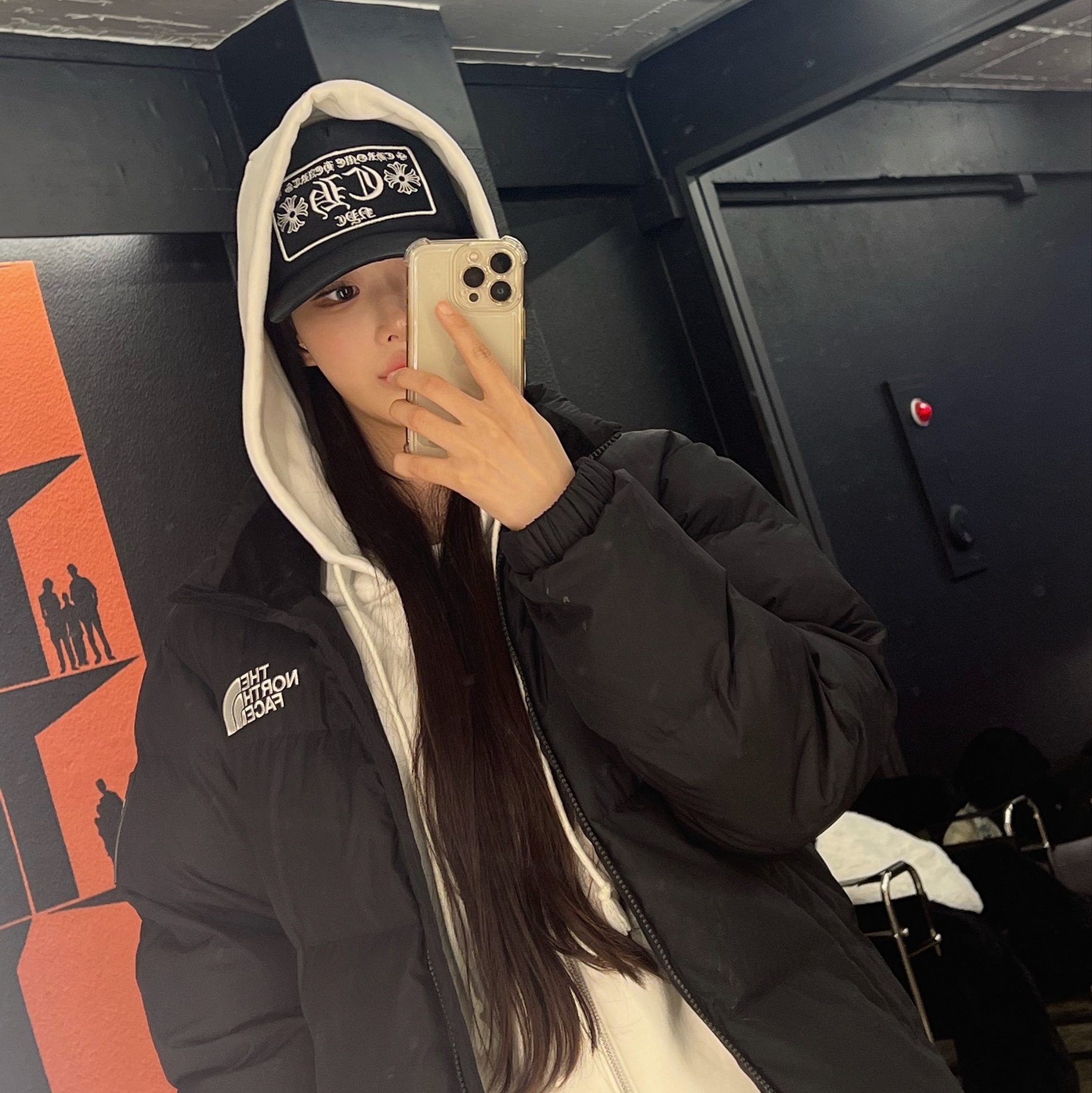 나야나 (@btbbx) 님의 게시물 | KREAM