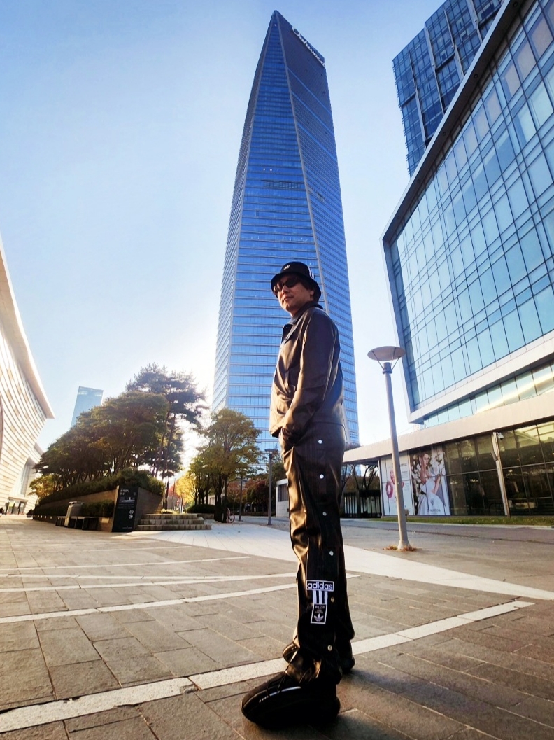 첫 레더착장.. 아디다스... | KREAM