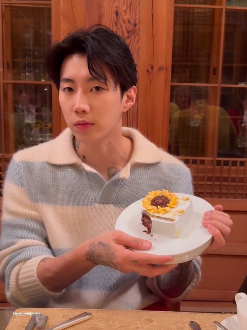 byrang (@byrang) 님의 게시물 | KREAM