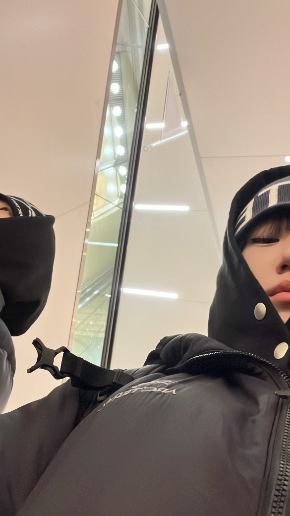 더나 (@thena) 님의 게시물 | KREAM