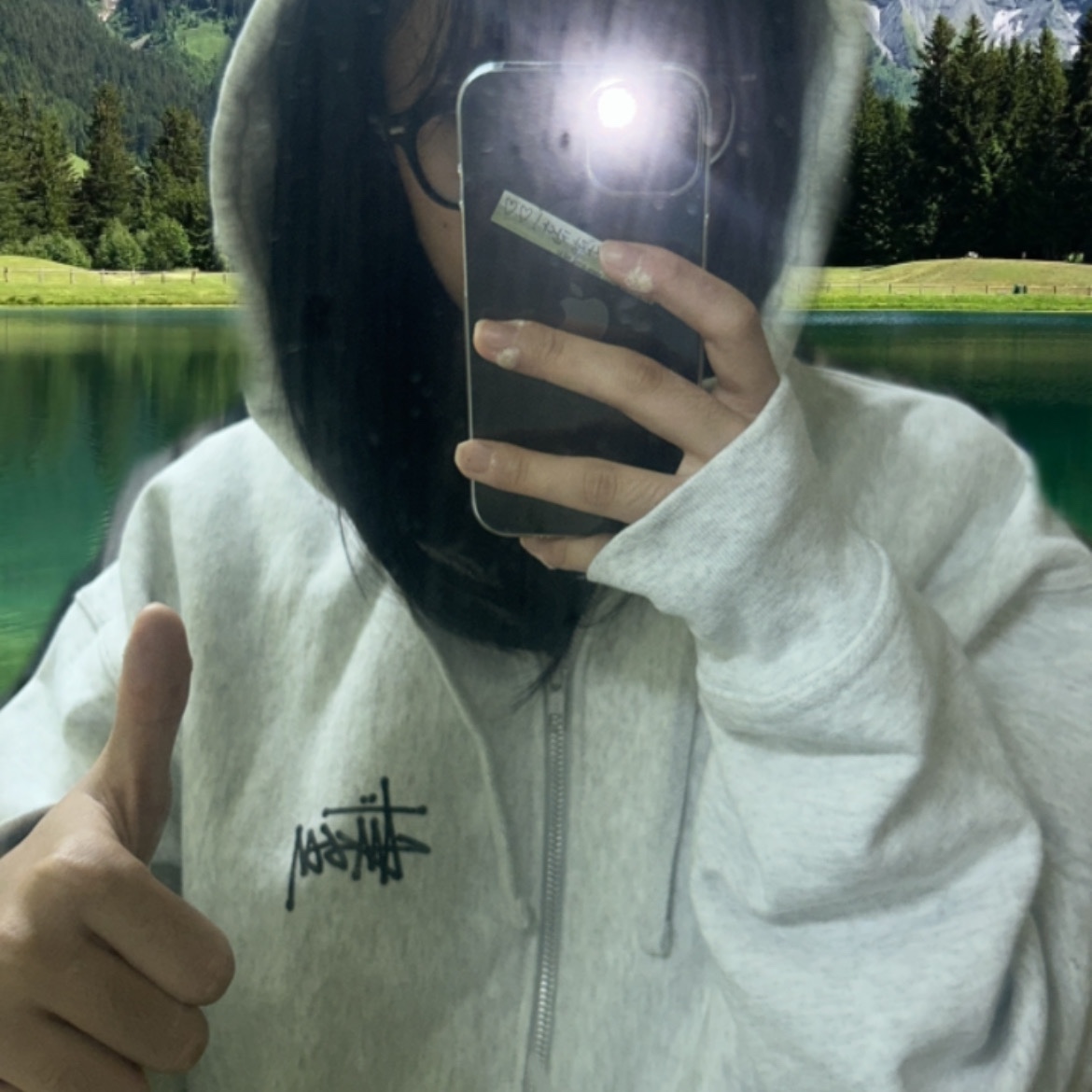 이쁘다아.. 역시 근본후집색깔... | KREAM