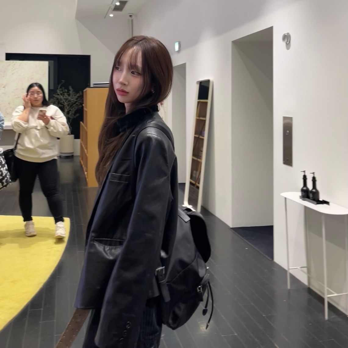 유누니 (@you_nuni) 님의 게시물 | KREAM