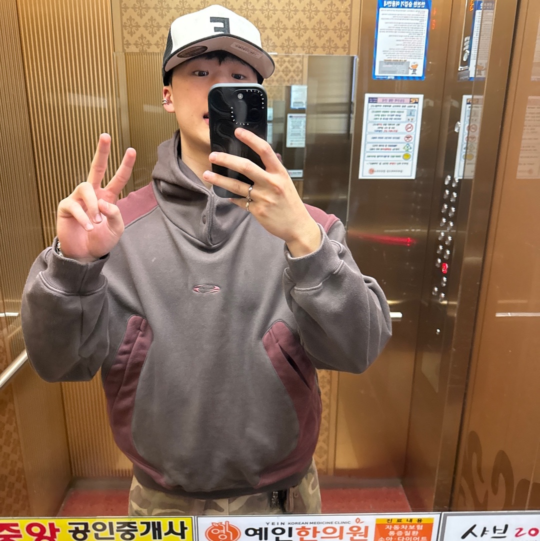 지긴다 이 모자.. | KREAM