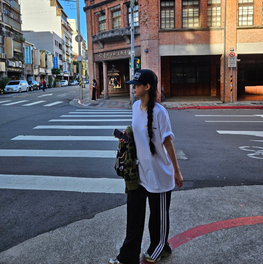 나야나 (@btbbx) 님의 게시물 | KREAM