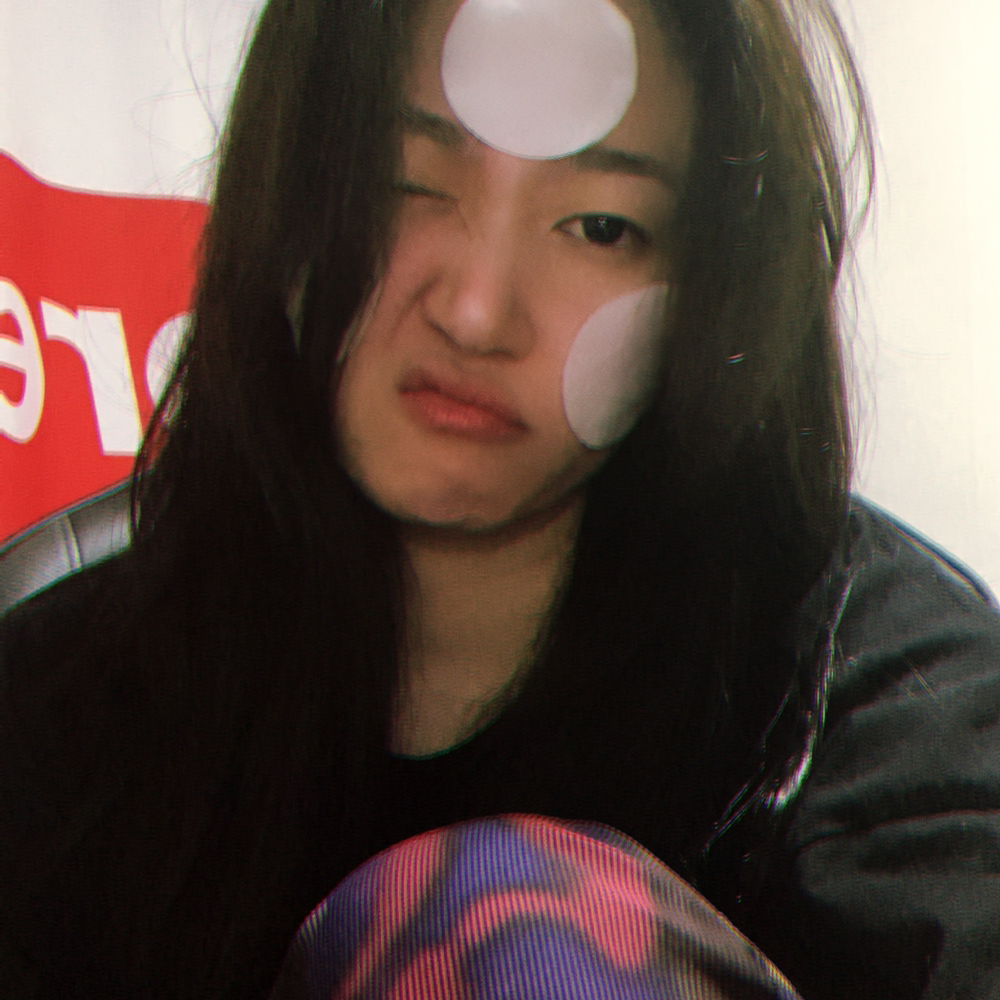 코너오브더룸 (@corner_of_t...) 님의 게시물 | KREAM