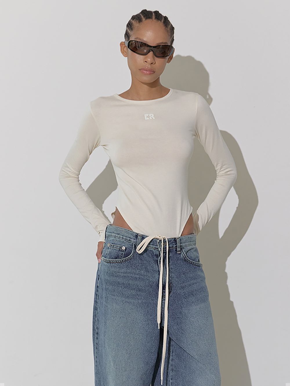 세이스라 라인 바디수트 베이지 | SAYSRA | KREAM