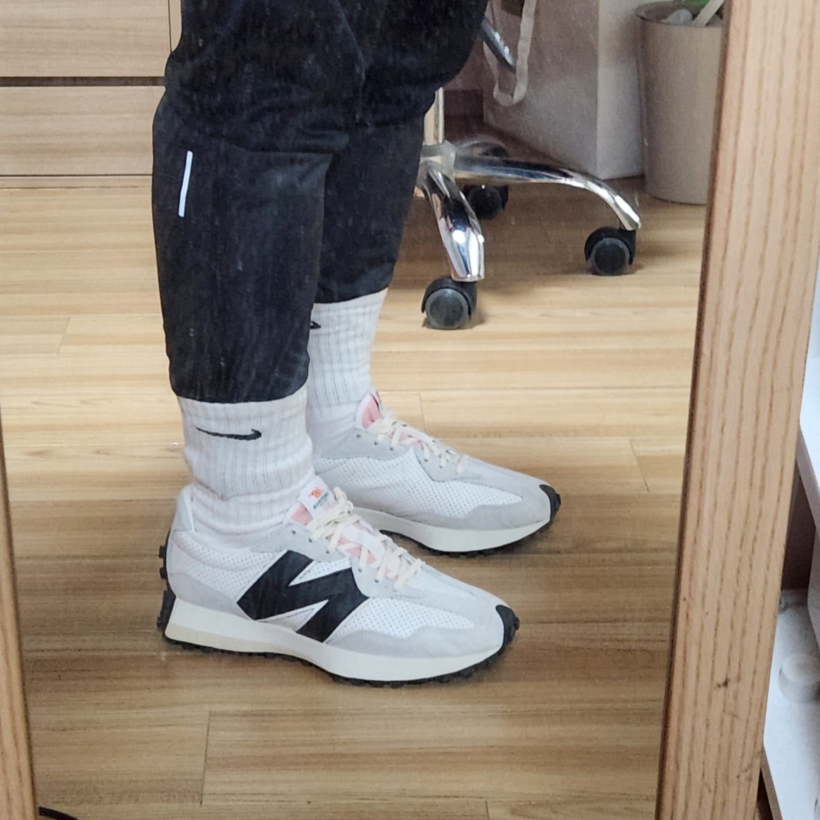 정말 가볍고 편해요!! | KREAM