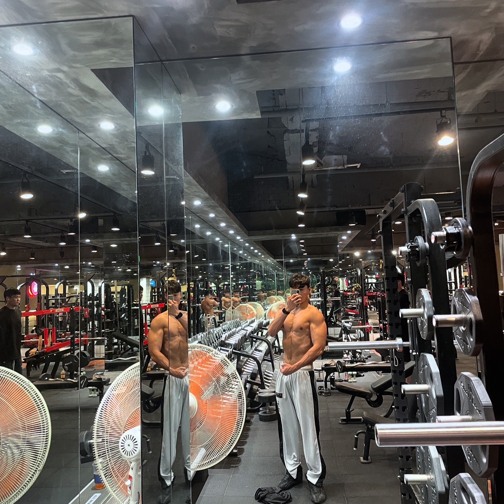 gkrryapfhd20 (@hong_gi_hun) 님의 게시물 | KREAM