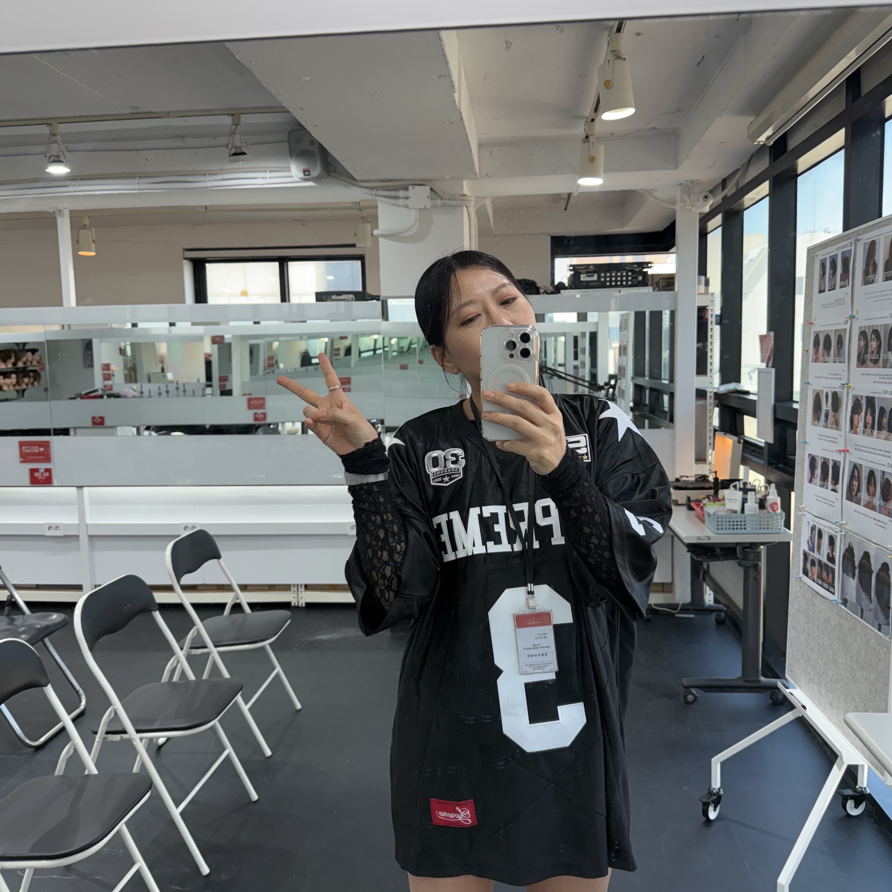 출근샷😎 | KREAM