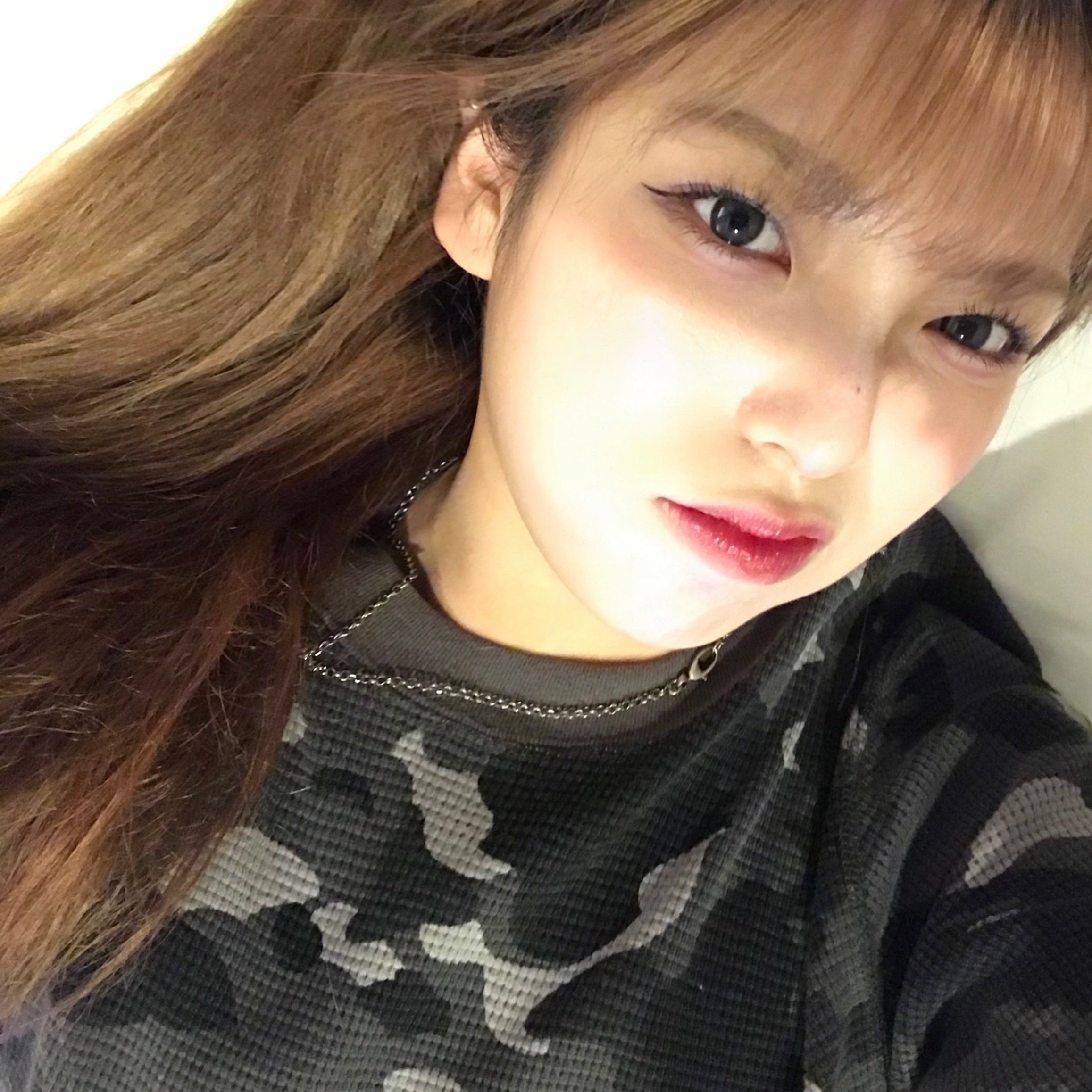 울 (@u.ri_xx) 님의 게시물 | KREAM